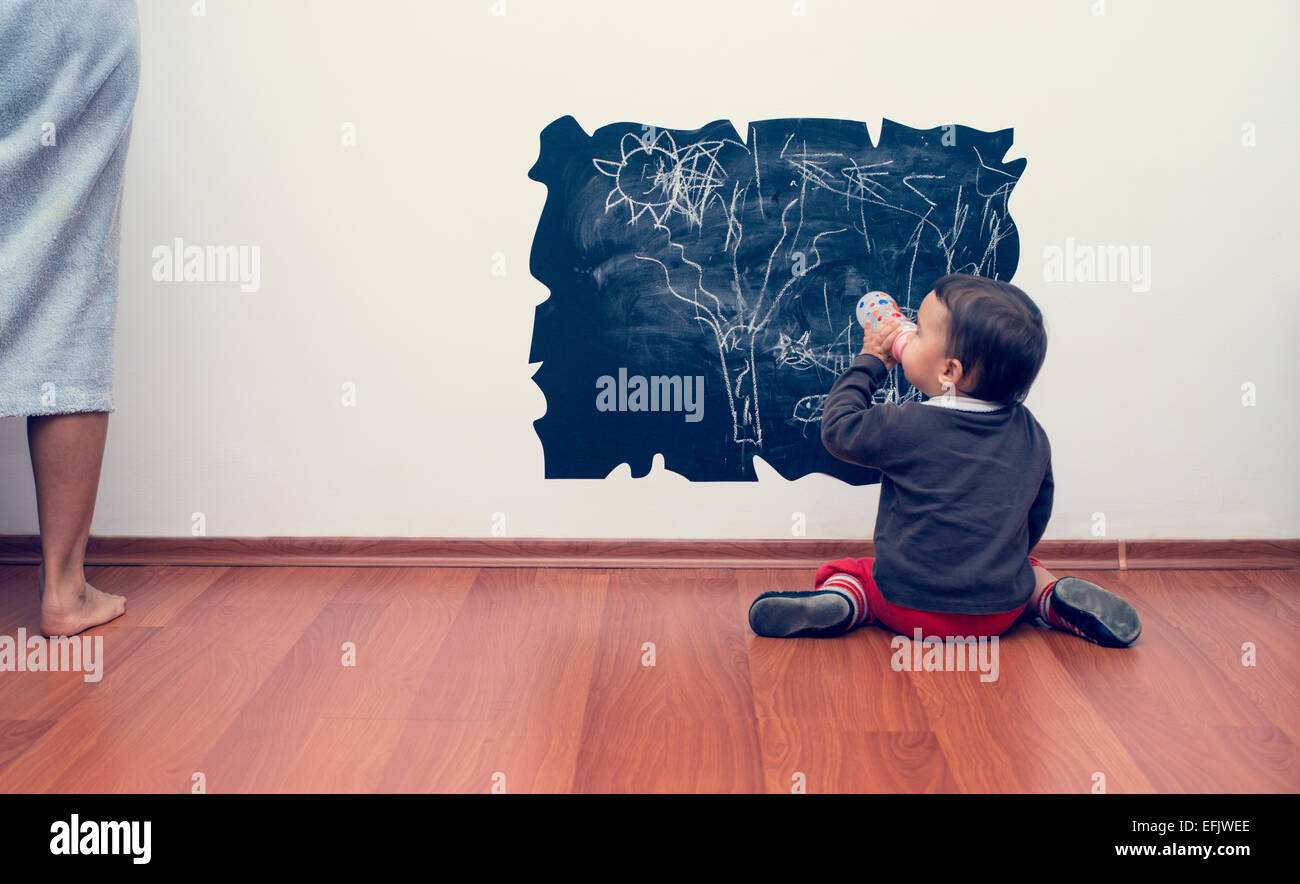 Kid drawing hi-res stock photography and images - Alamy