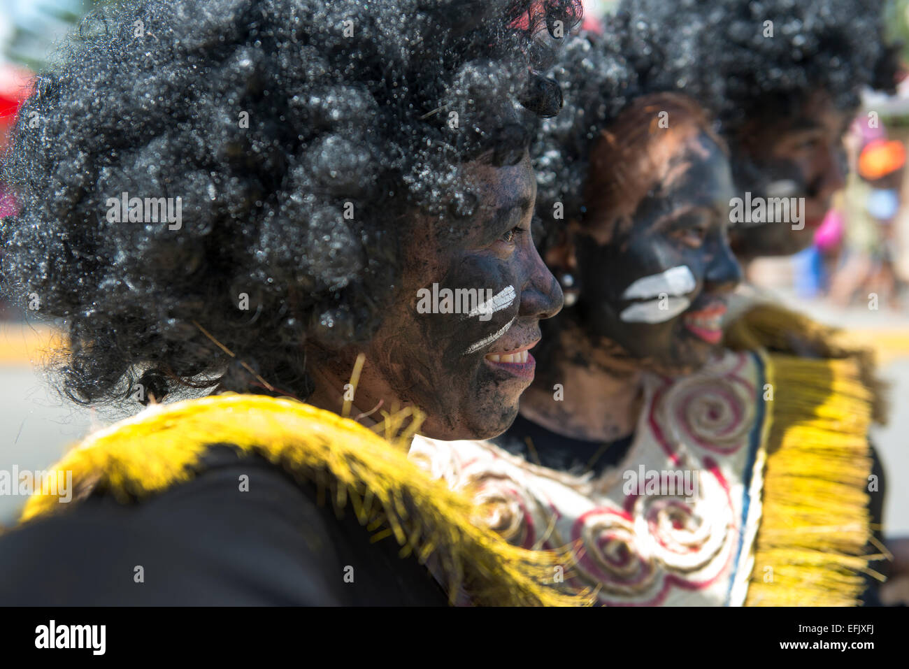 Dancers wearing tribal costumes during the Ati Atihan festival Stock ...