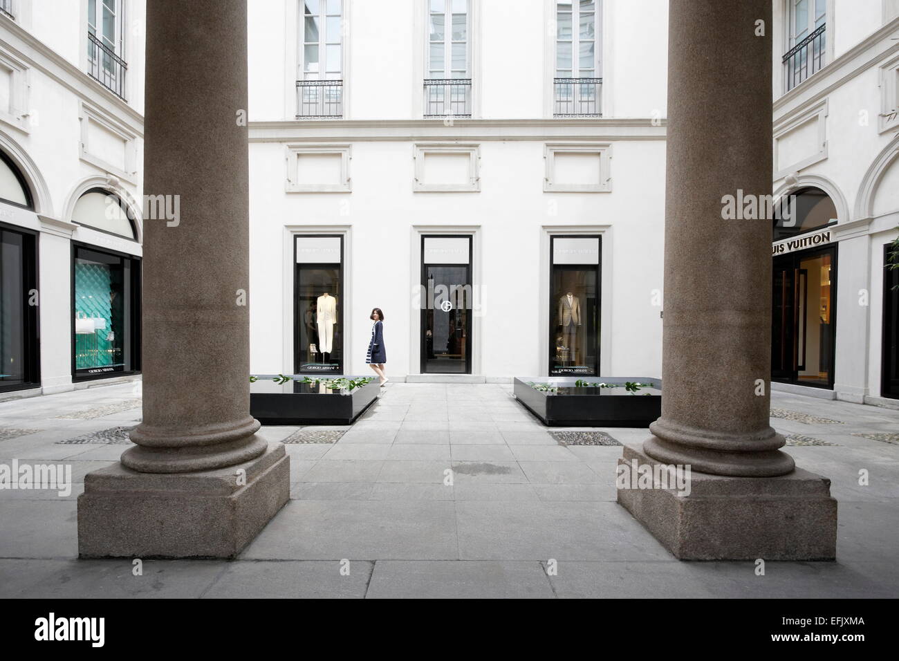 Shopping triangle hi-res stock photography and images - Alamy