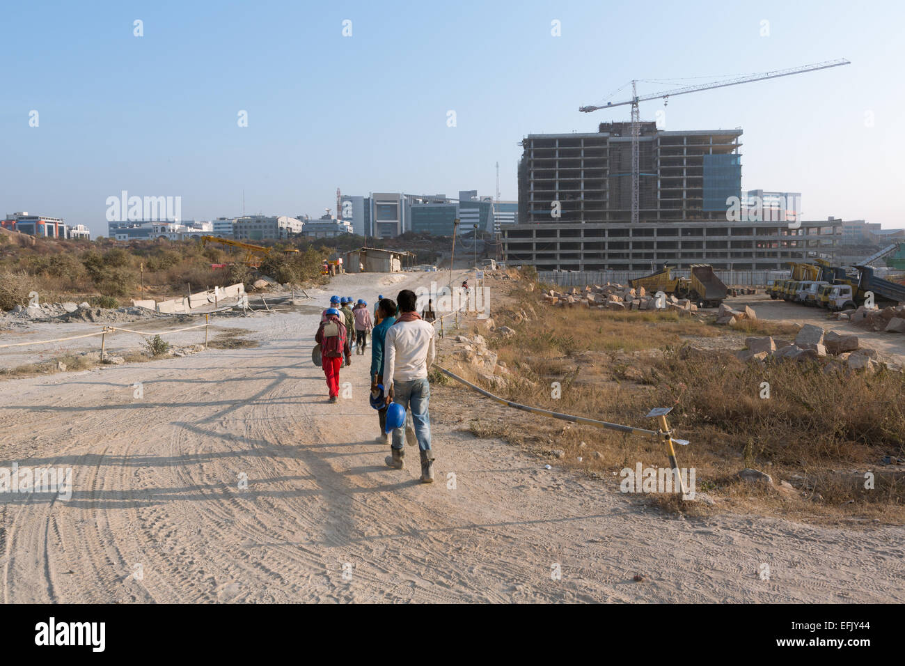 Indian construction workers hi-res stock photography and images - Alamy