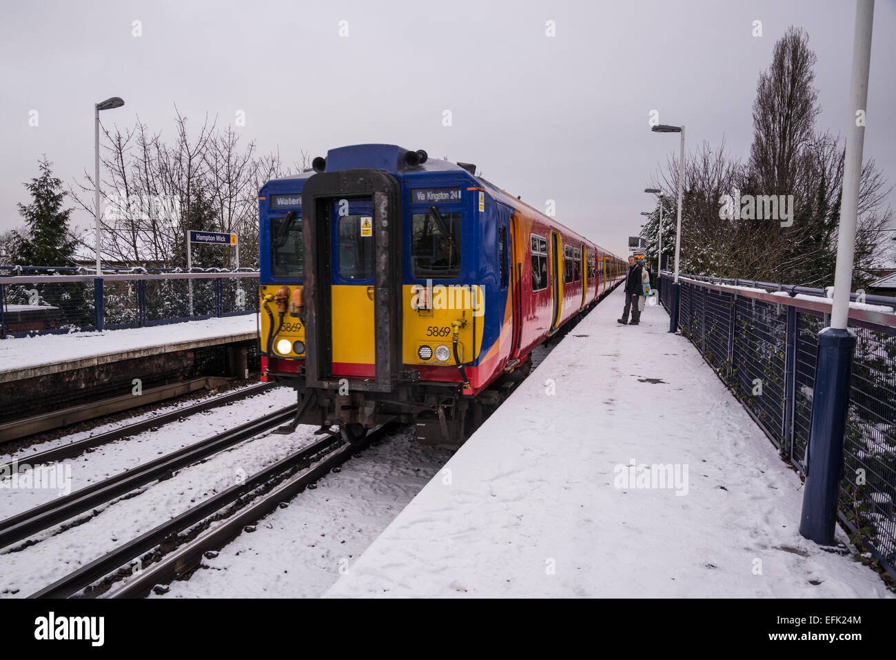 Suburban england hi-res stock photography and images - Alamy