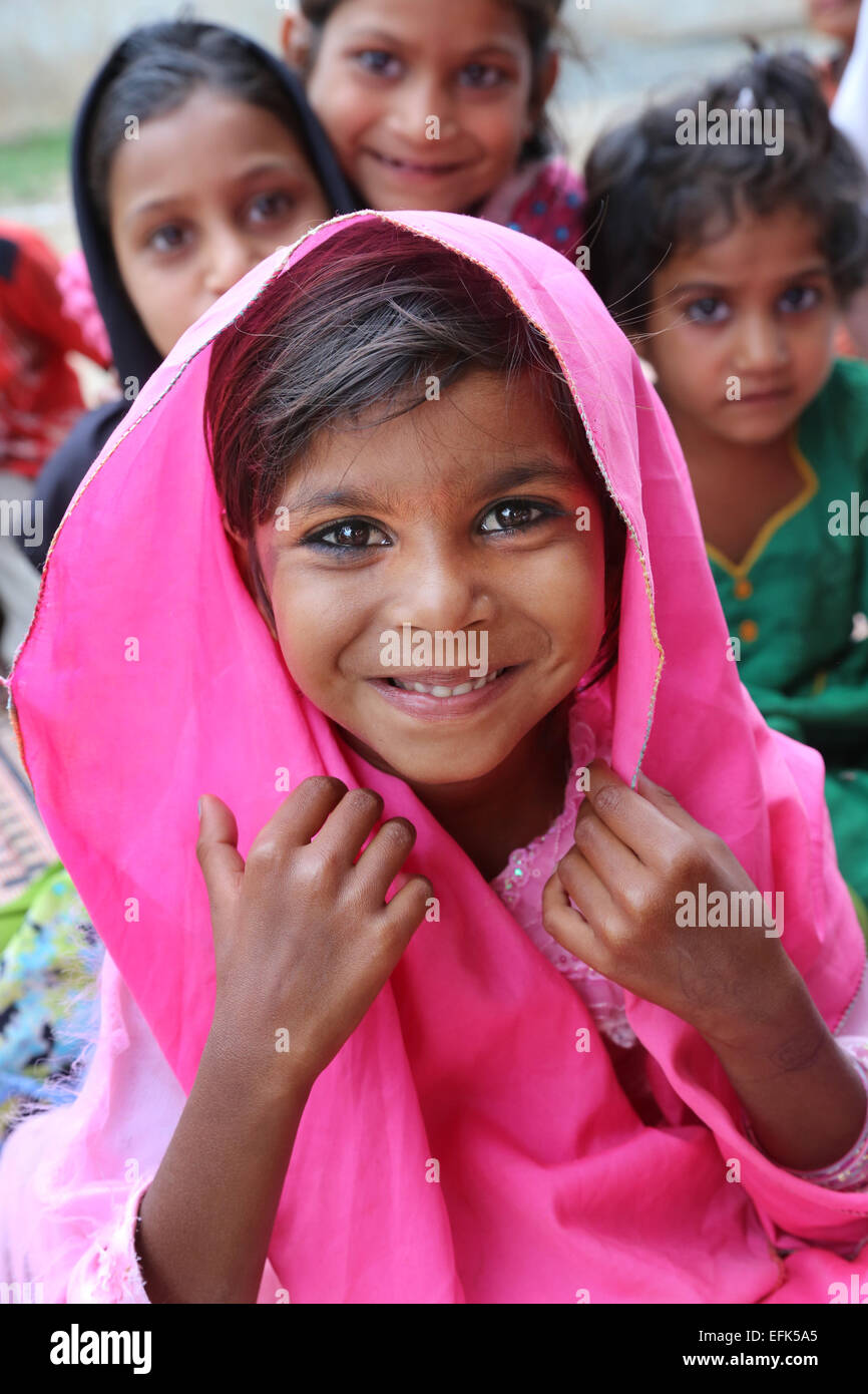 Pakistan school girl hi-res stock photography and images - Alamy