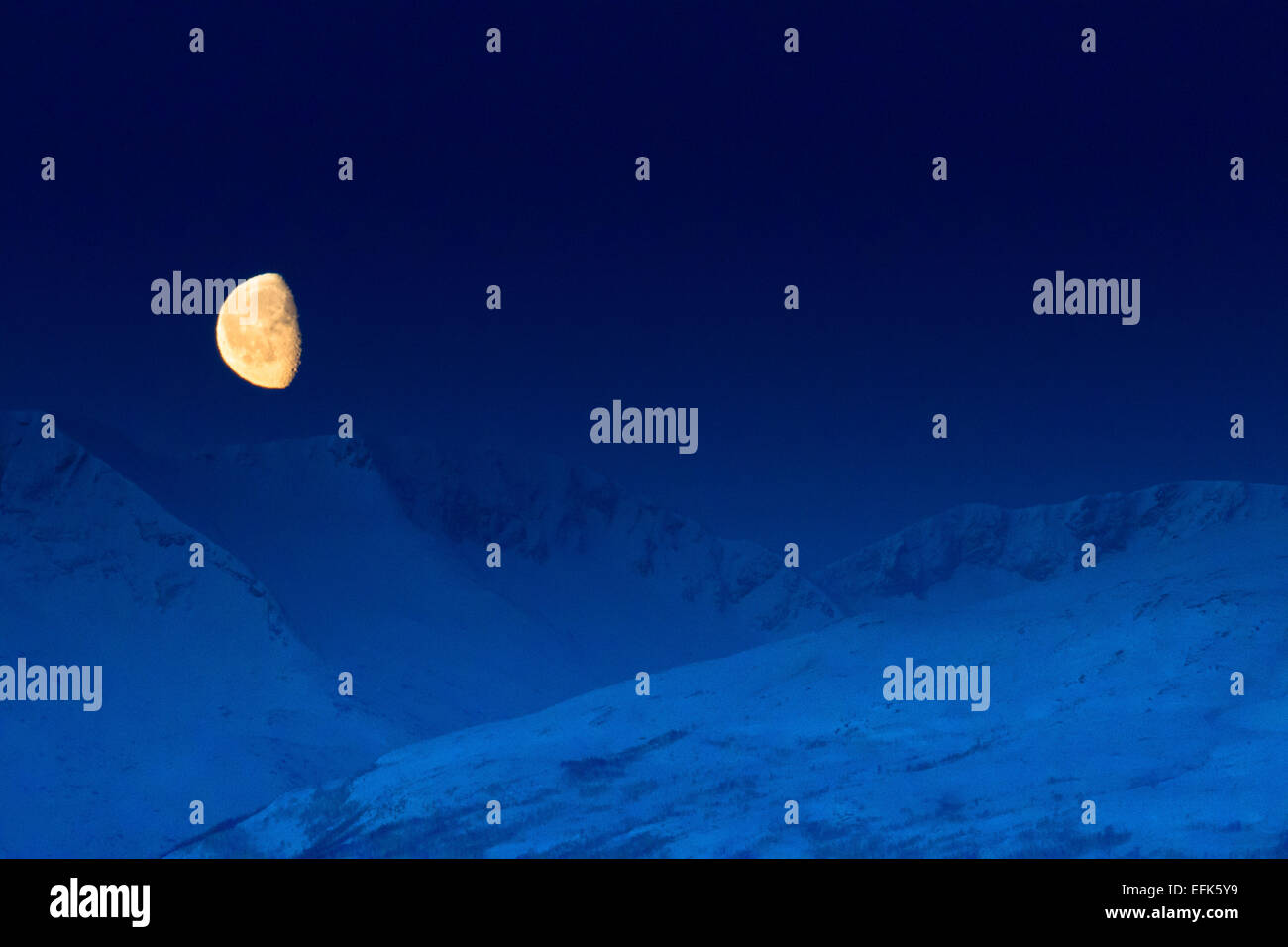Decrescent moon hi-res stock photography and images - Alamy