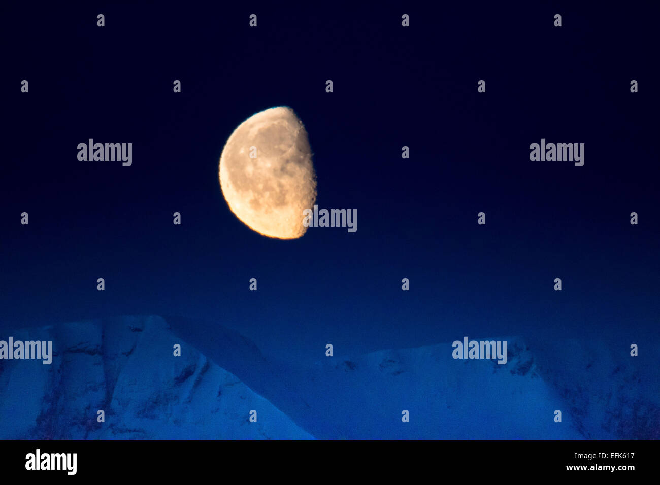 Decrescent moon hi-res stock photography and images - Alamy