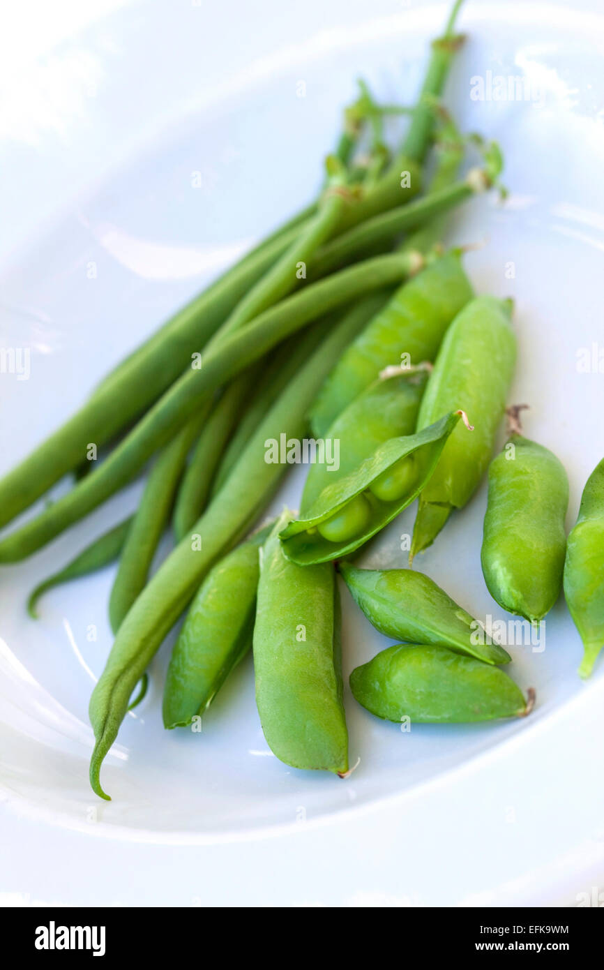 Fresh peas and green beans Stock Photo - Alamy