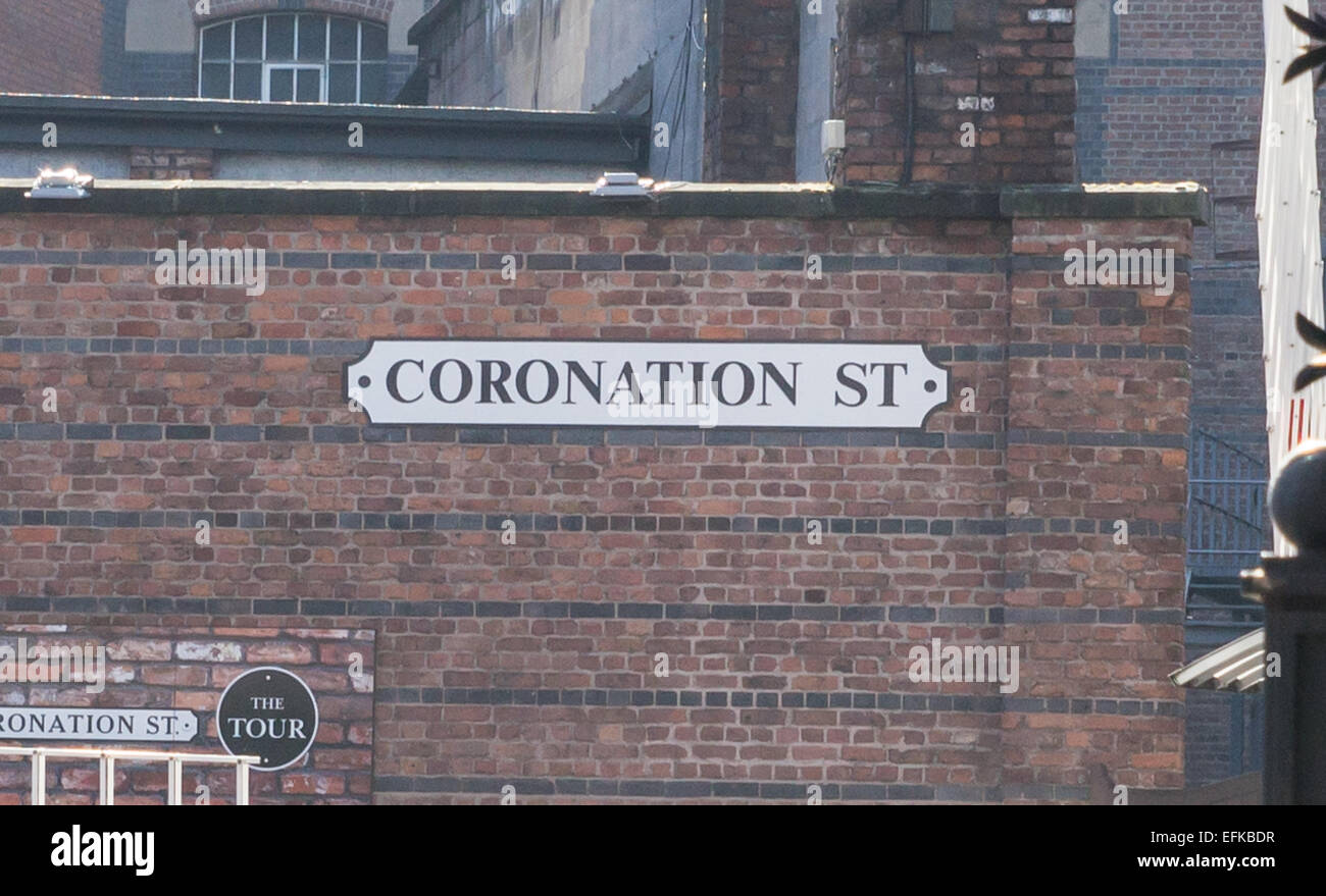 Coronation street sign hi-res stock photography and images - Alamy
