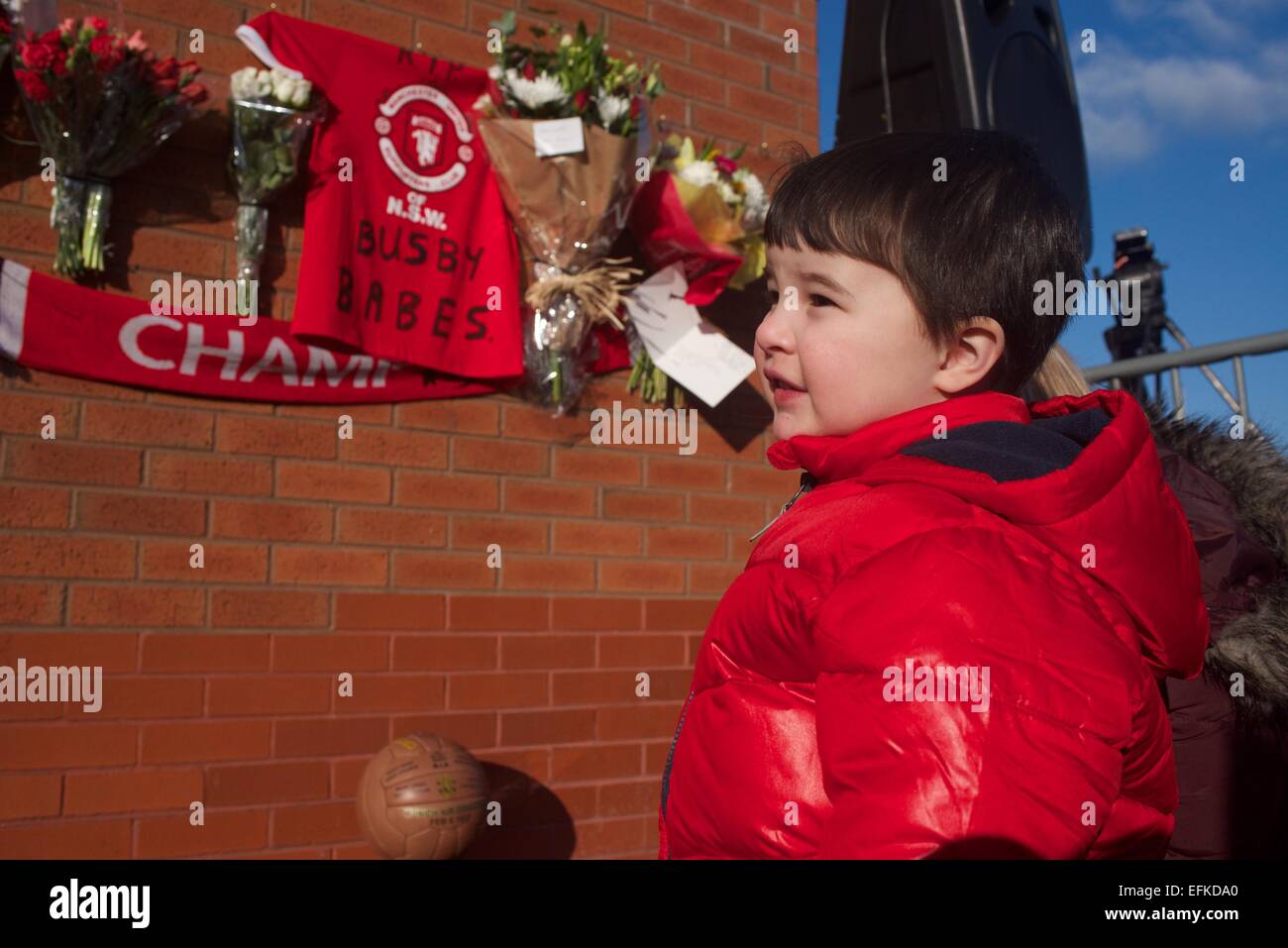 Manchester, UK 6th February 2015 3 year old Alex Burdett is among the ...