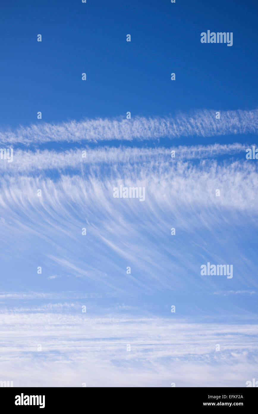 Cirrus clouds wispy blue sky hi-res stock photography and images - Alamy
