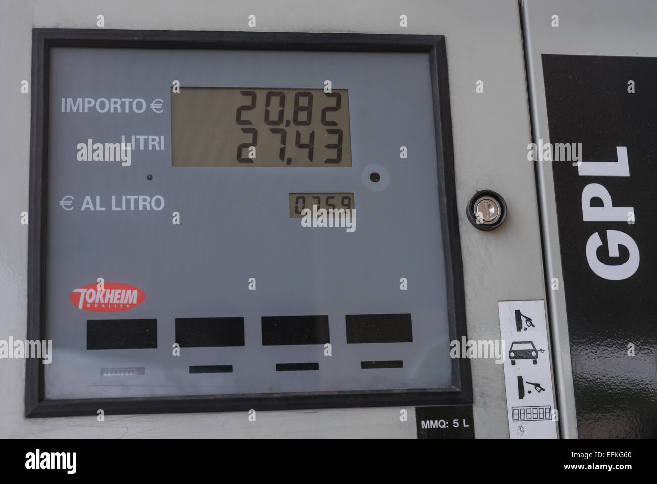 liquid gas propane station money and quantity numbers Stock Photo - Alamy