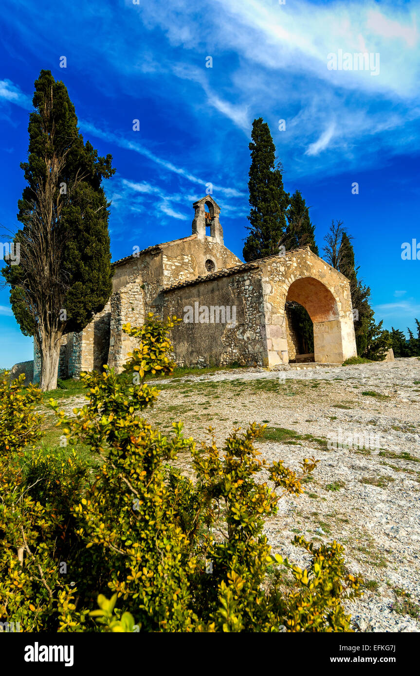 Massif des alpilles hi-res stock photography and images - Alamy