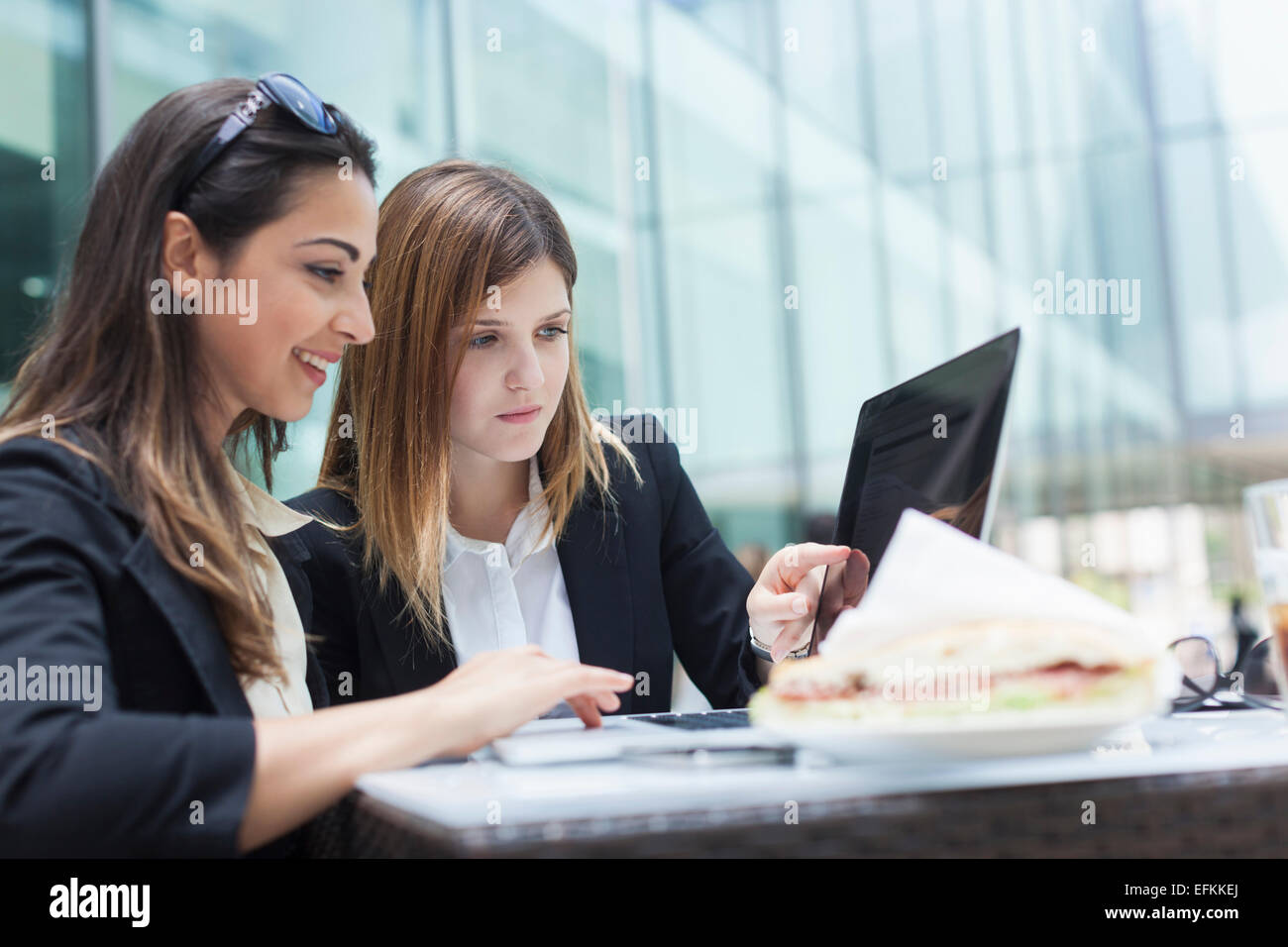 Fizzy drinks woman shop hi-res stock photography and images - Alamy