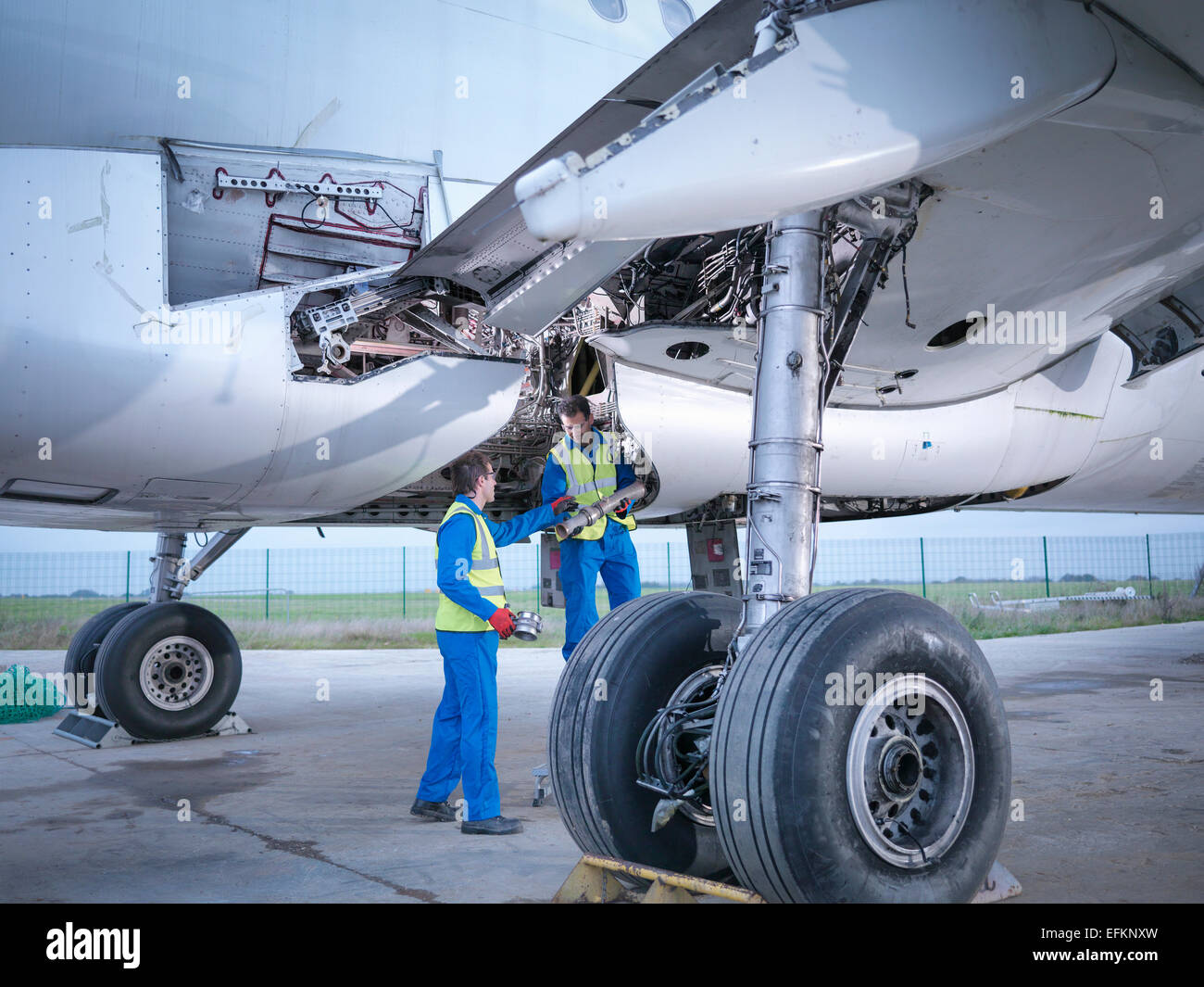 Parts of airplane hi-res stock photography and images - Alamy
