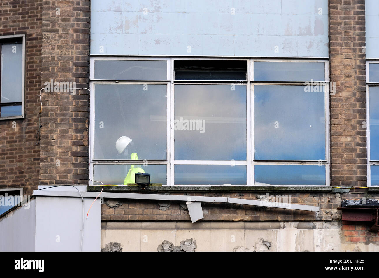 Empty office block uk hi-res stock photography and images - Alamy