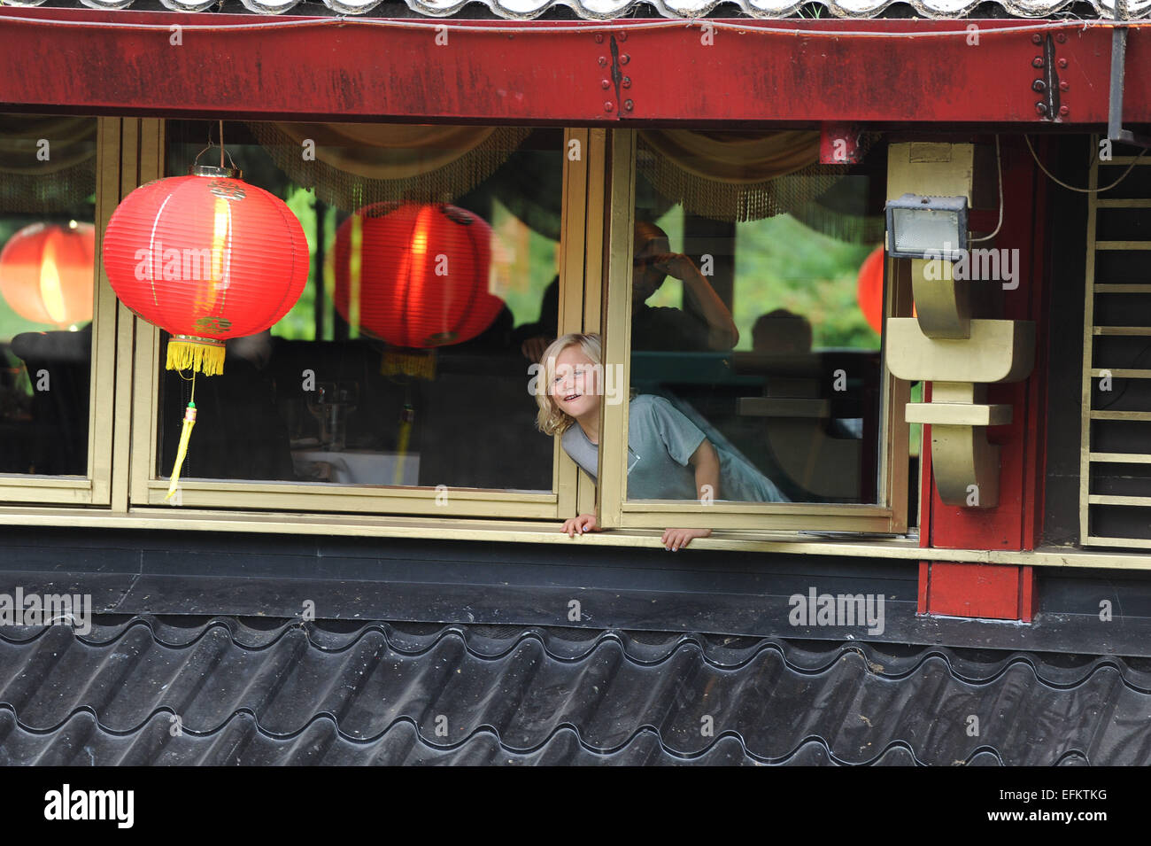 Gwen Stefani and her family enjoy dinner at Feng Shang Princess, a ...