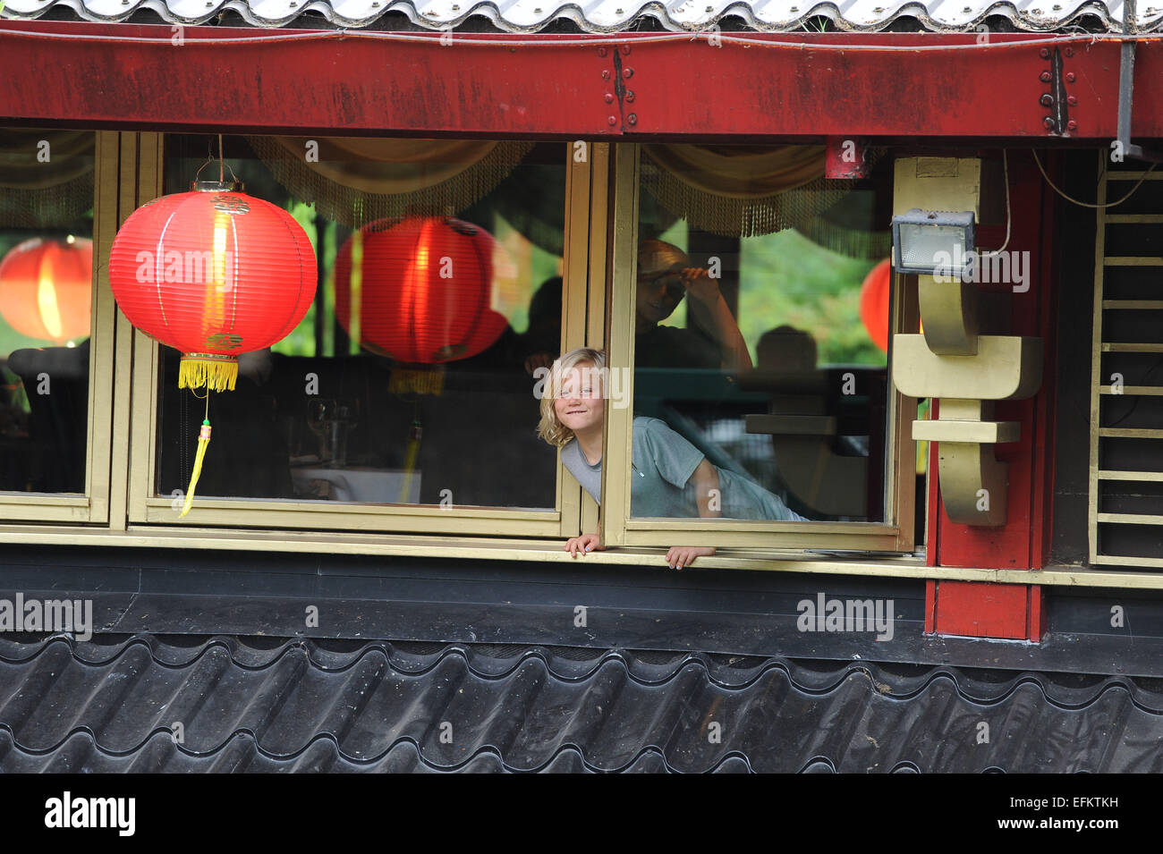 Gwen Stefani and her family enjoy dinner at Feng Shang Princess, a ...