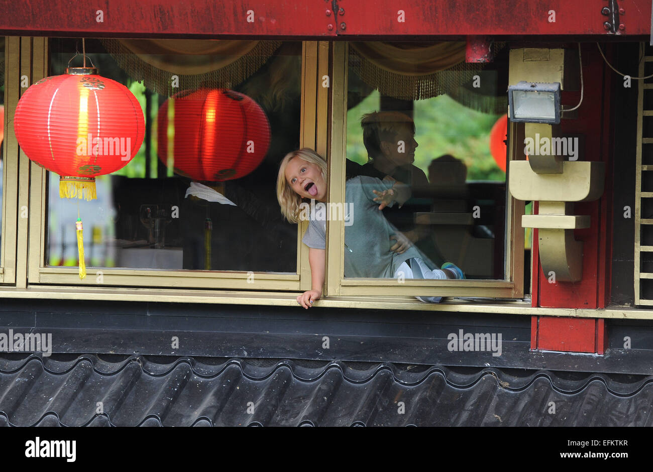 Gwen Stefani and her family enjoy dinner at Feng Shang Princess, a ...