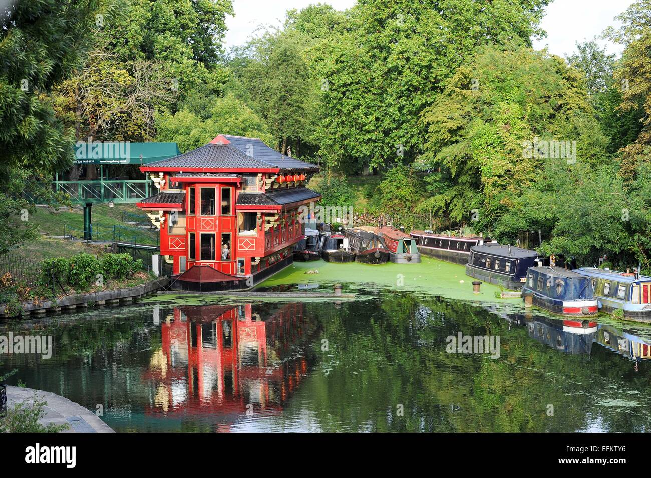 Gwen Stefani and her family enjoy dinner at Feng Shang Princess, a ...