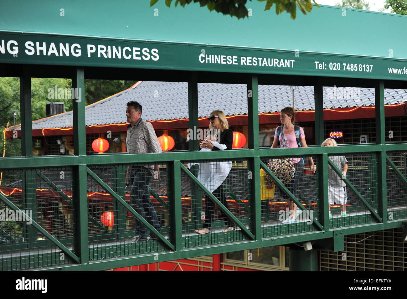 Gwen Stefani and her family enjoy dinner at Feng Shang Princess, a ...