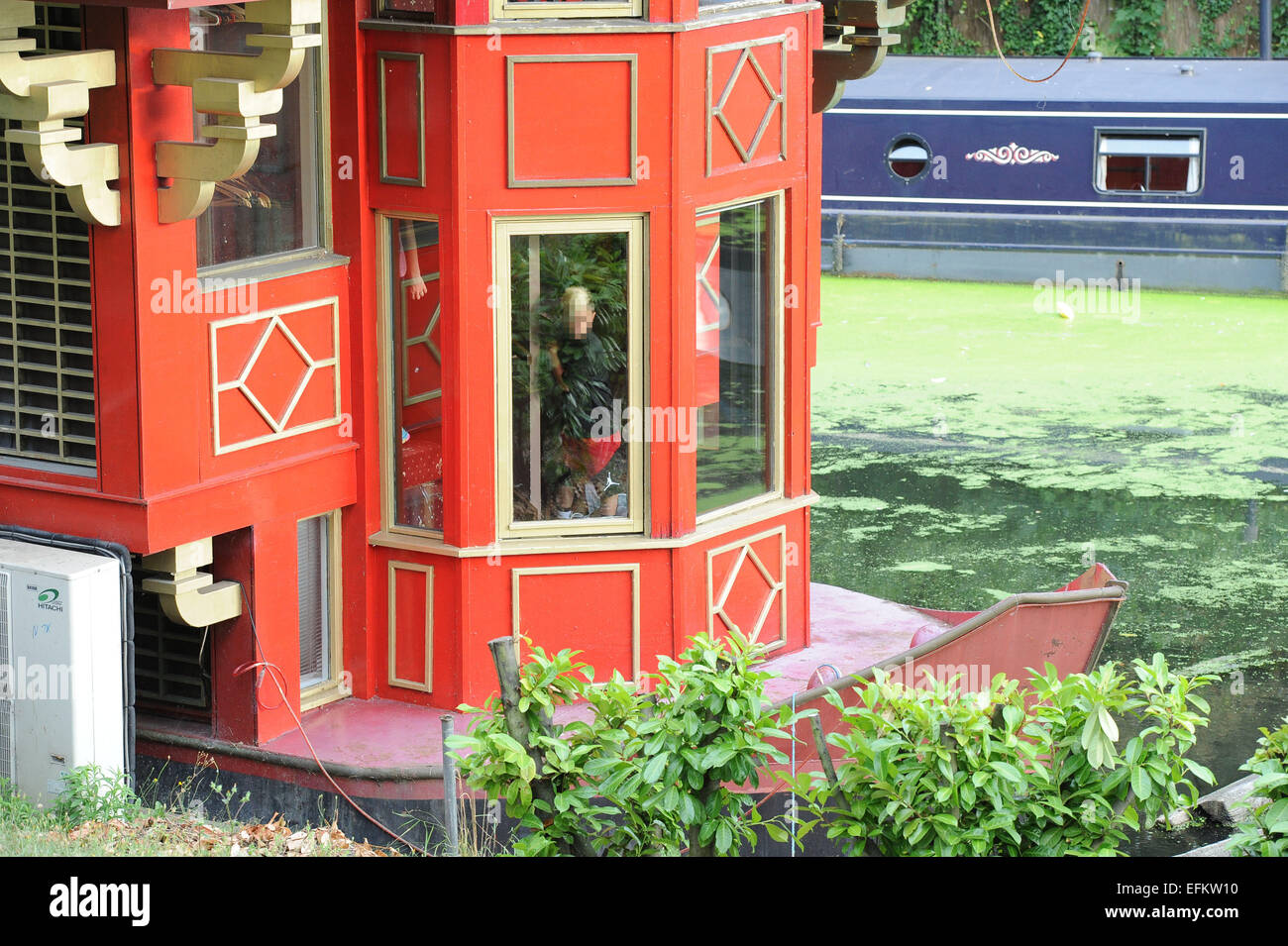 Gwen Stefani and her family enjoy dinner at Feng Shang Princess, a ...