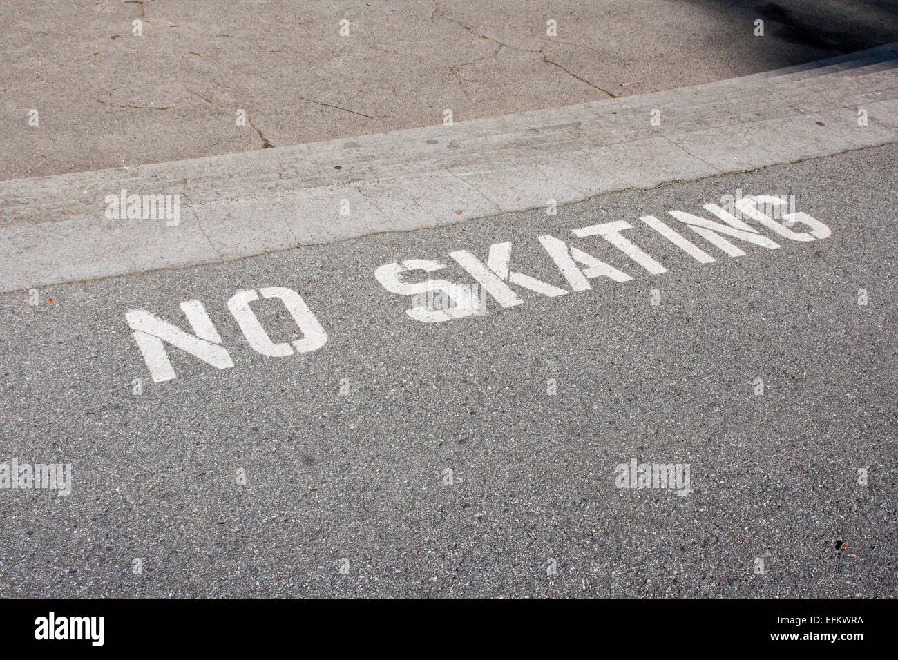 No skating sign hi-res stock photography and images - Alamy