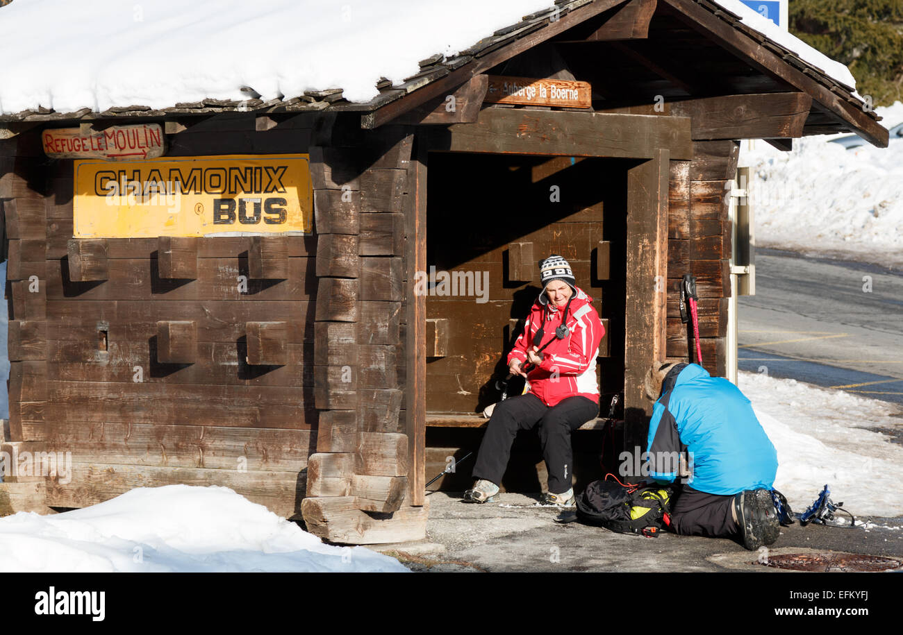 Man waiting bus stop sign hi-res stock photography and images - Alamy