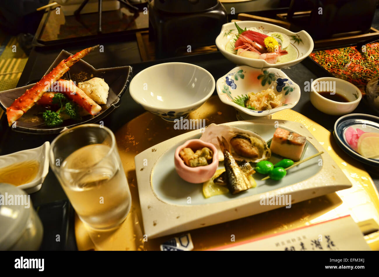 Abashiri Nagomi Zen Dinner Set Stock Photo - Alamy