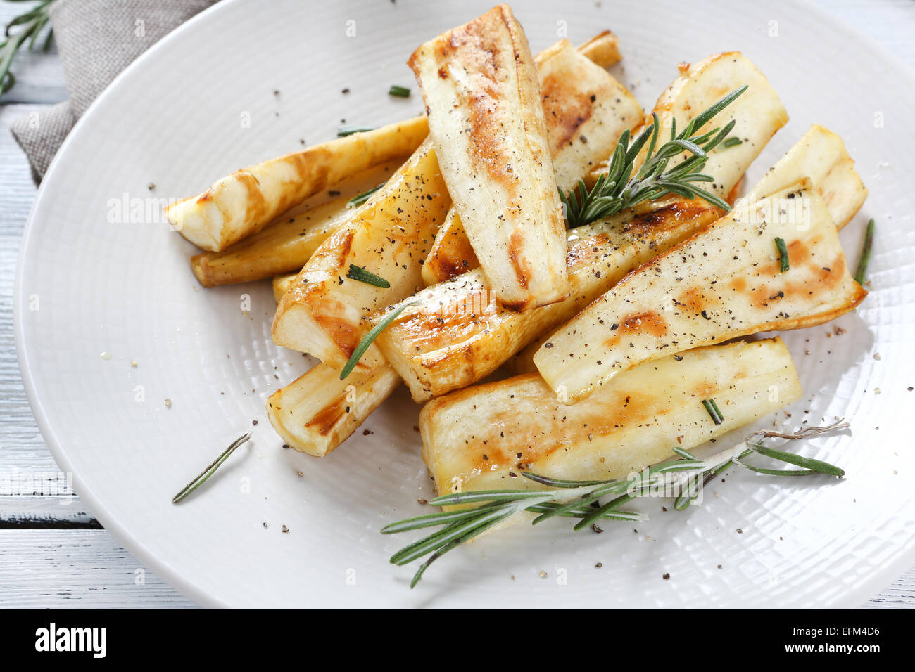 Rustic cooked parsnips roast hi-res stock photography and images - Alamy