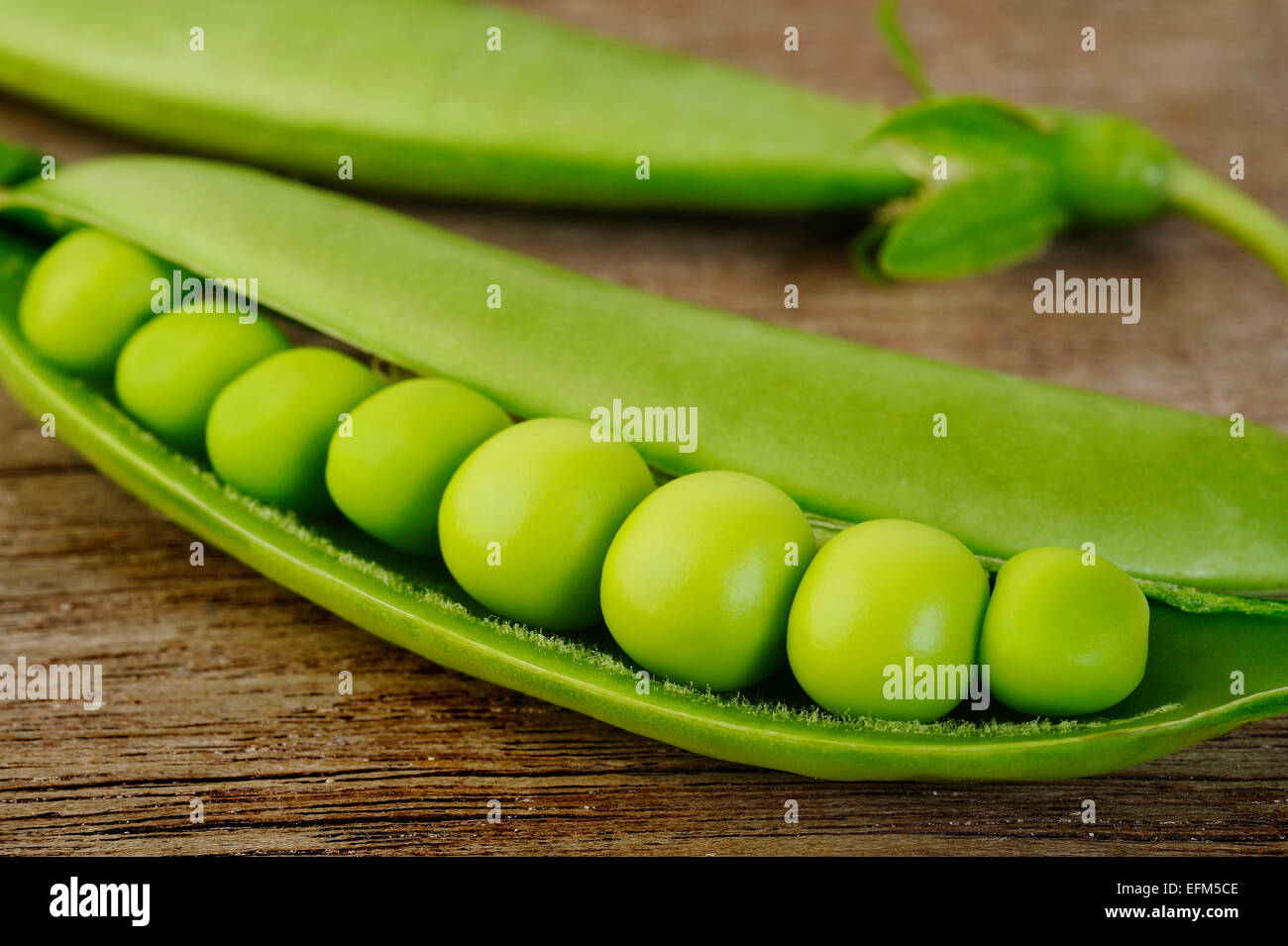 Sugar snap peas hi-res stock photography and images - Alamy
