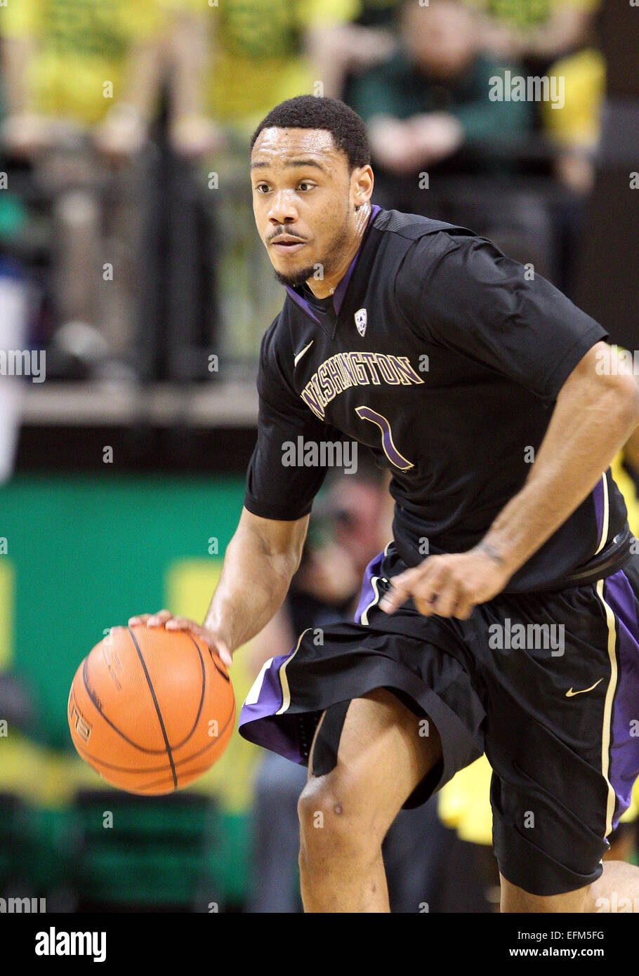 February 04, 2015: Washington Huskies guard Darin Johnson (1) dribbles ...