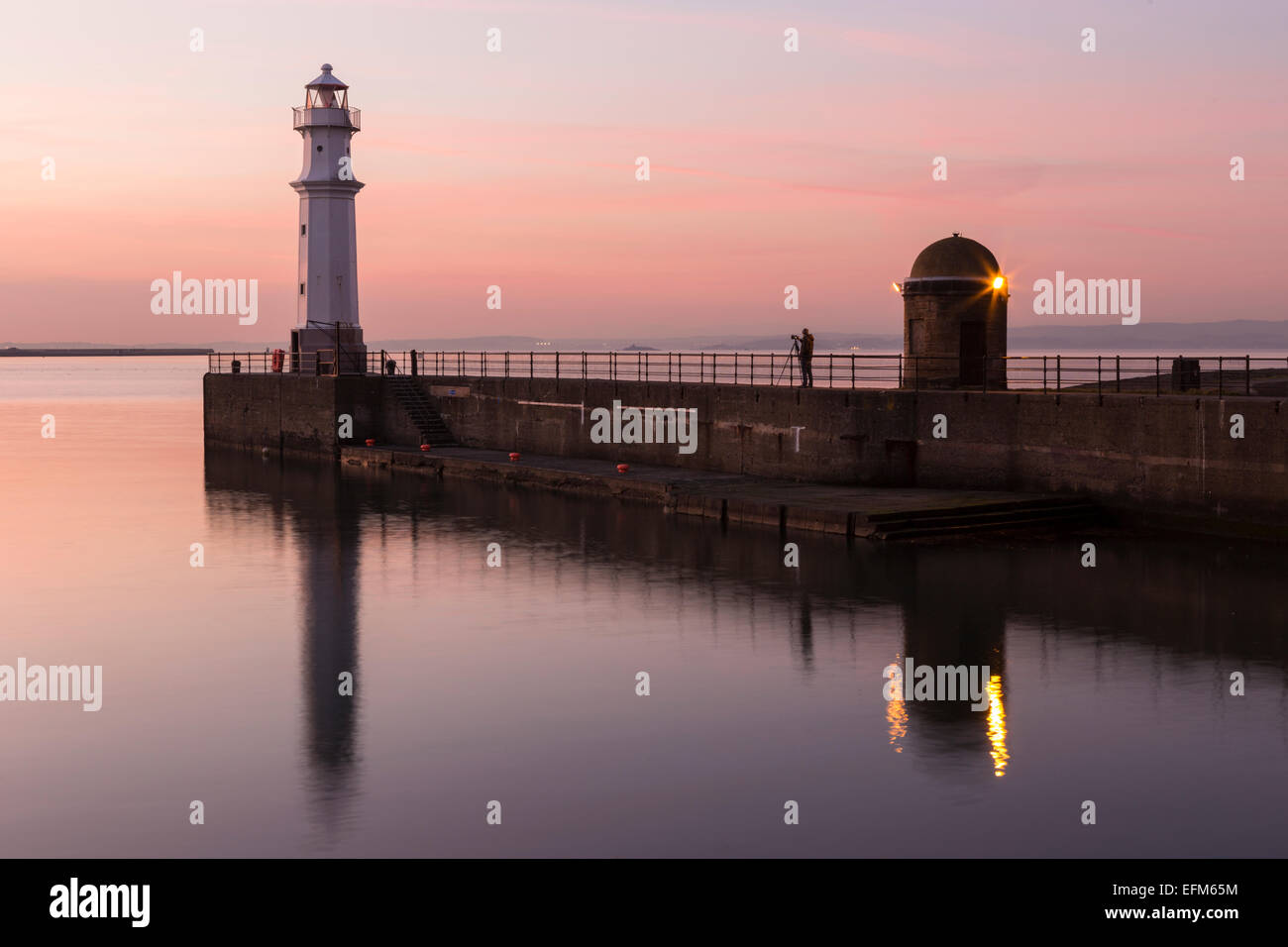 The Newhaven Lighthouse in Edinburgh at sunset on Friday 6 February ...