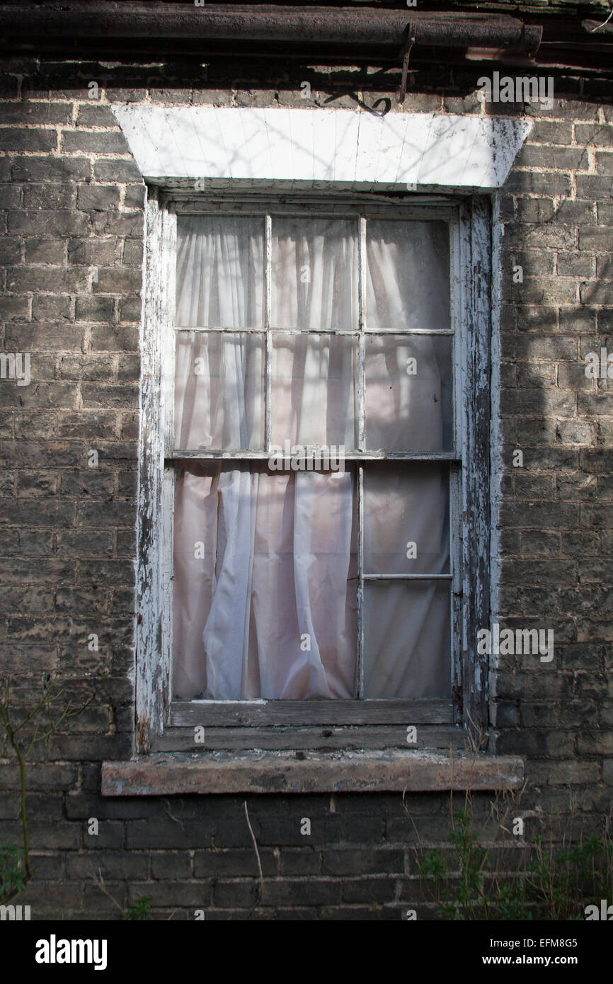 Sash bar window hi-res stock photography and images - Alamy