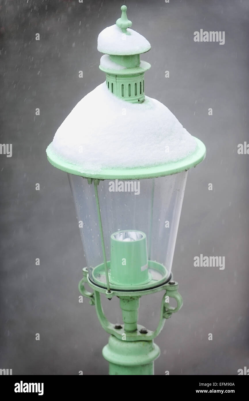 Street light pole hi-res stock photography and images - Alamy