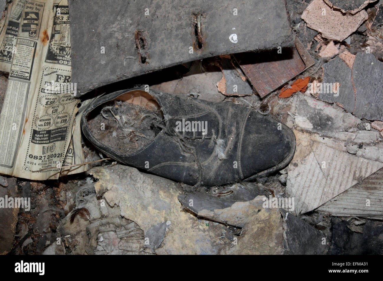 Litter rubbish shoe waste hi-res stock photography and images - Alamy