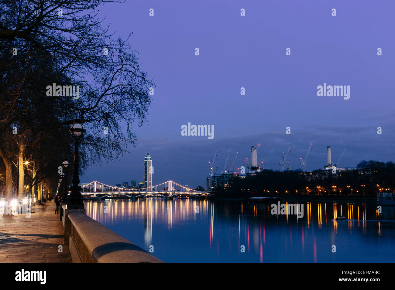 Chelsea Embankment At Dusk Stock Photo - Alamy
