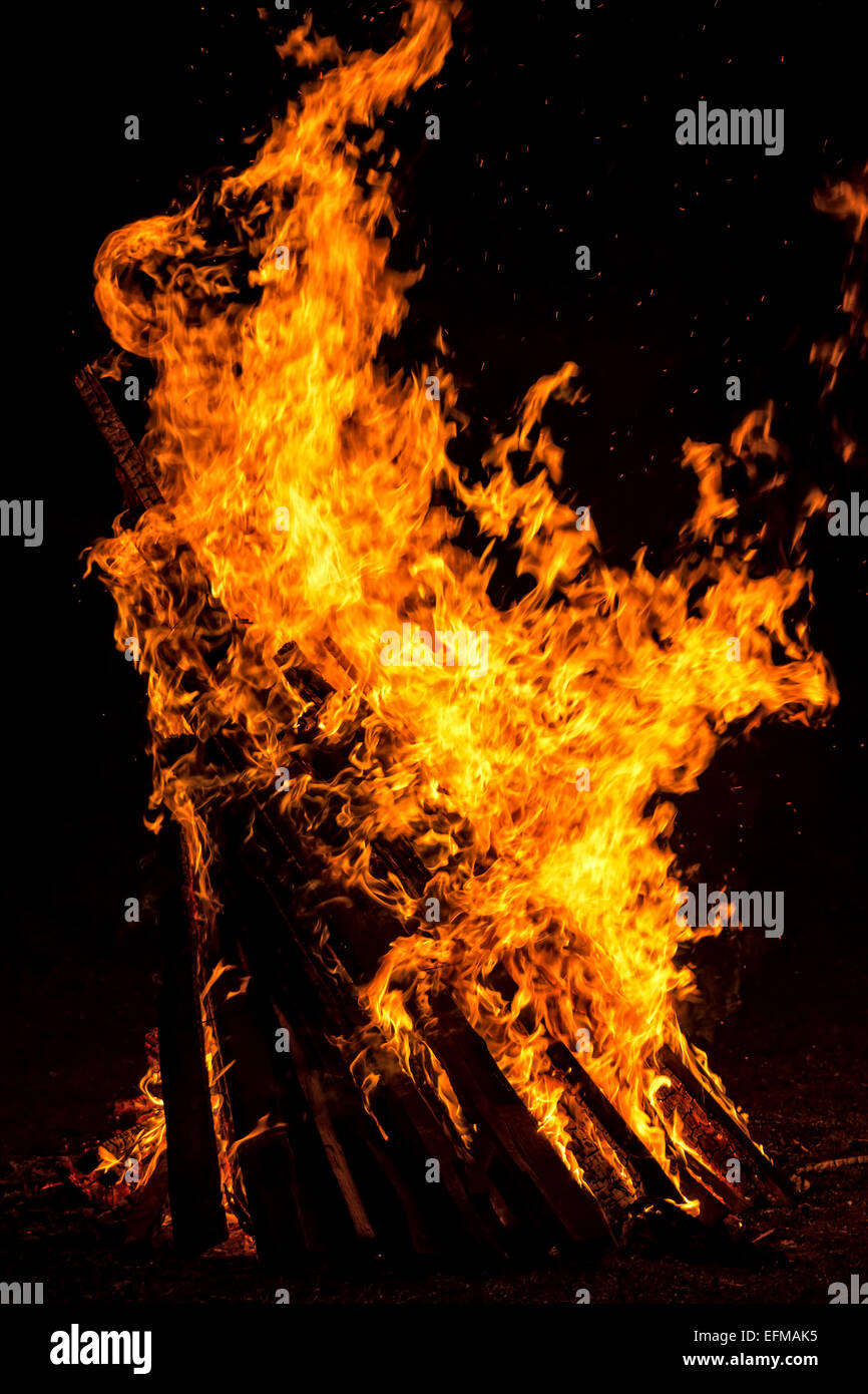 Close-up of a large campfire Stock Photo - Alamy