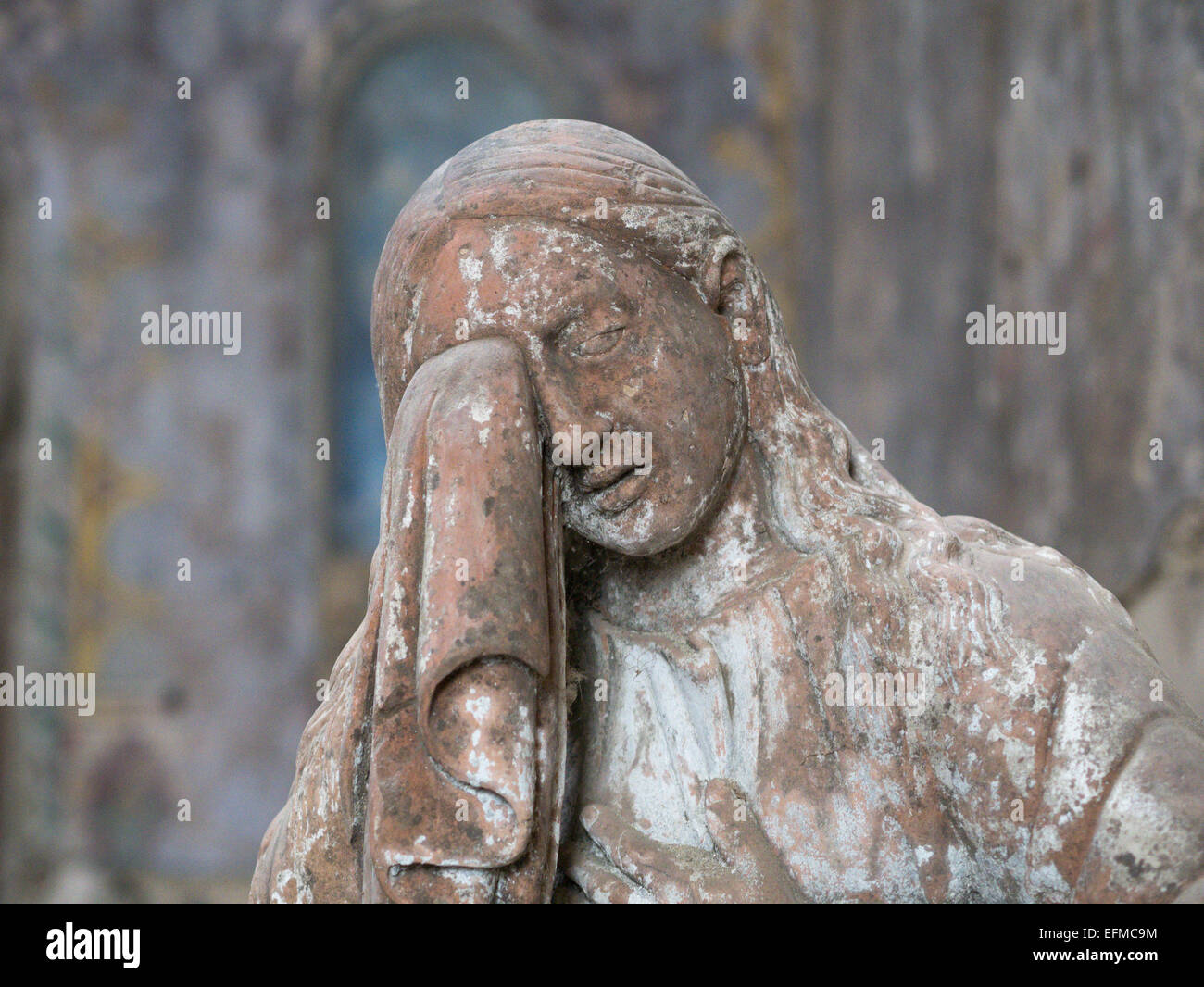 Weeping mary statue hi-res stock photography and images - Alamy