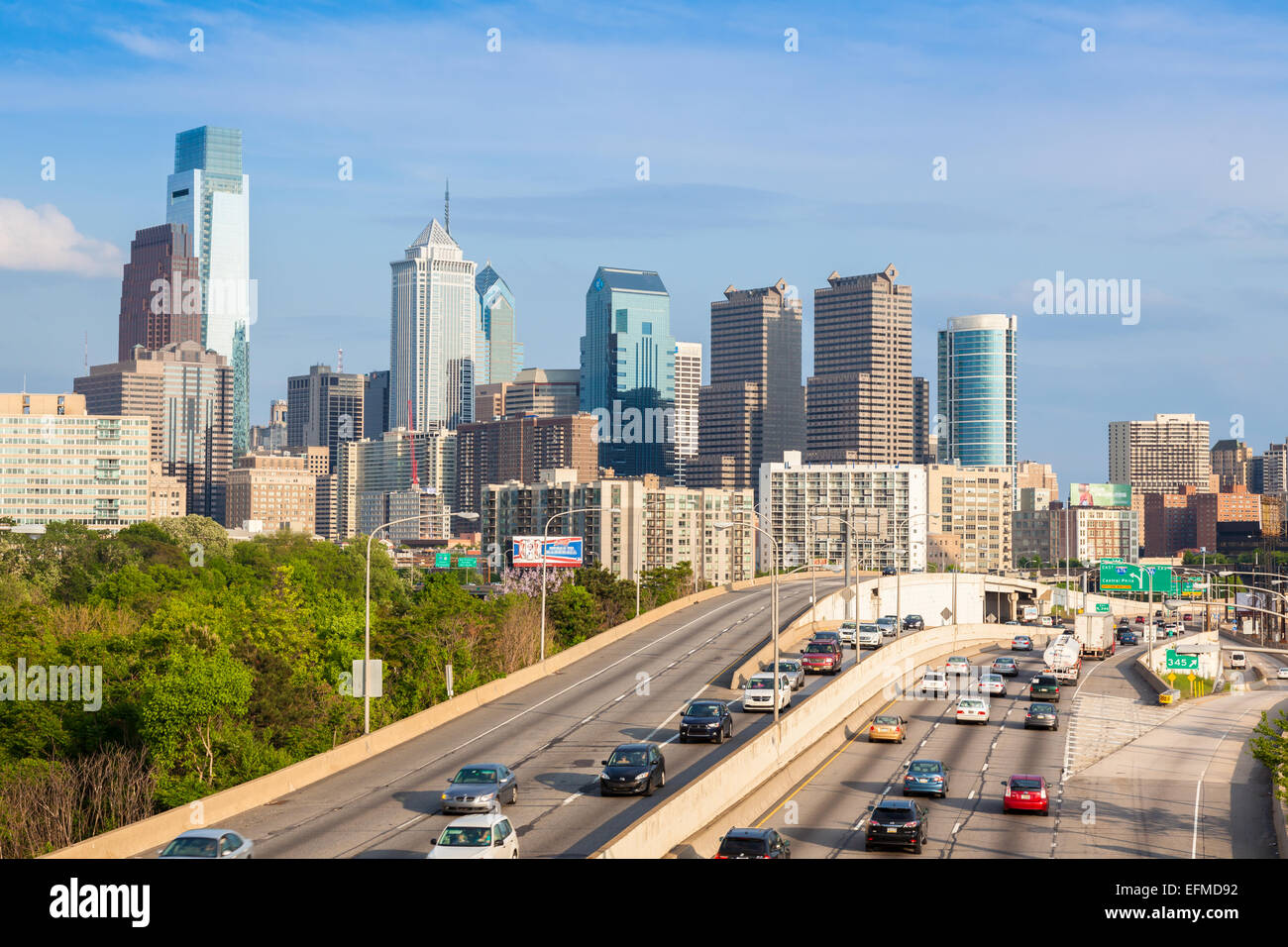 Philadelphia skyline pennsylvania hi-res stock photography and images ...