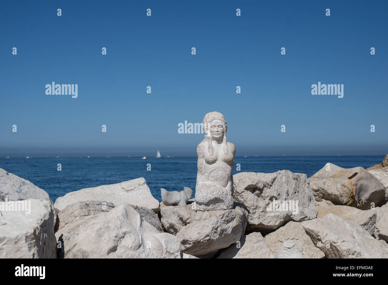 Mermaid sculpture hi-res stock photography and images - Alamy