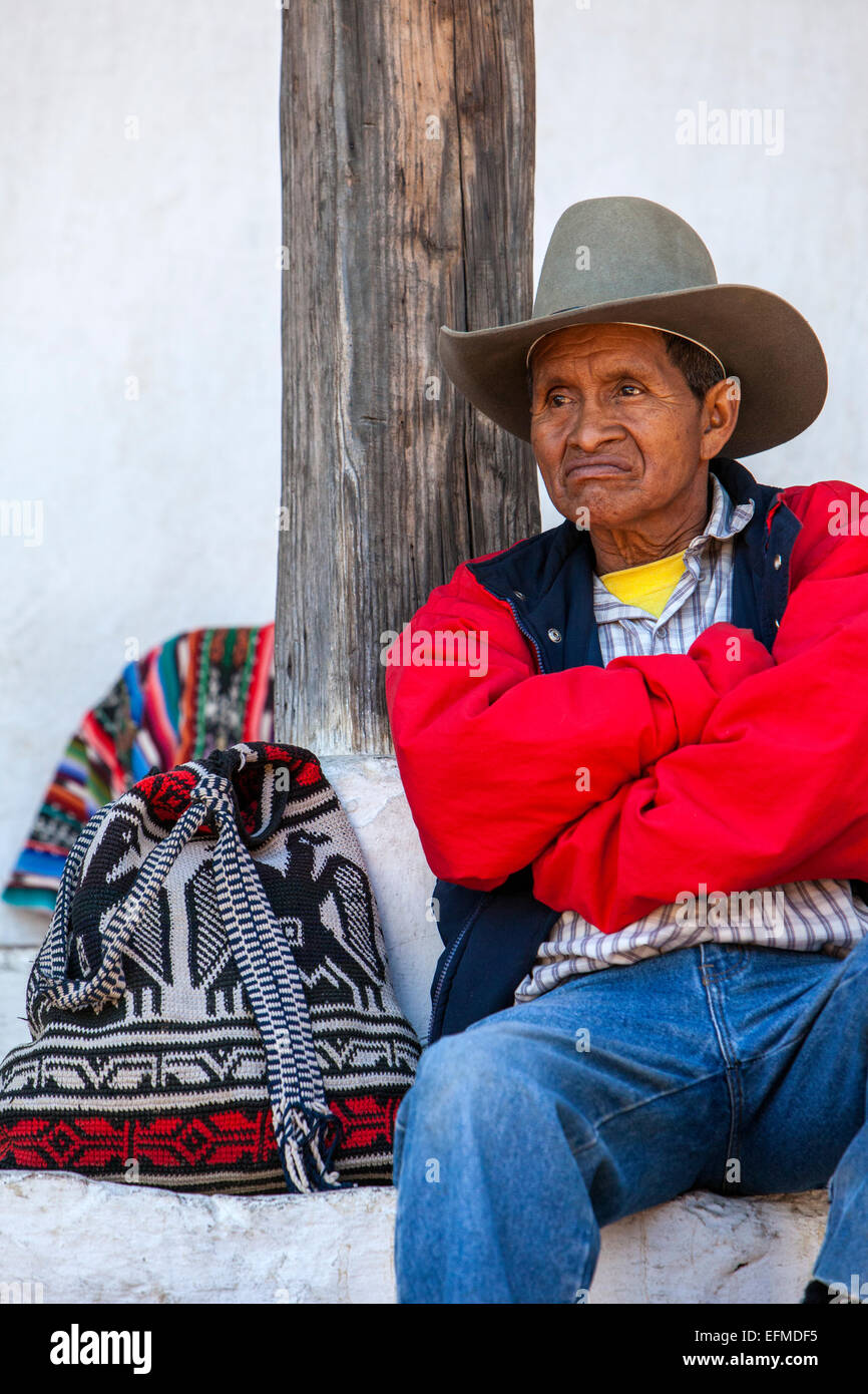 Mayan clothing hi-res stock photography and images - Alamy
