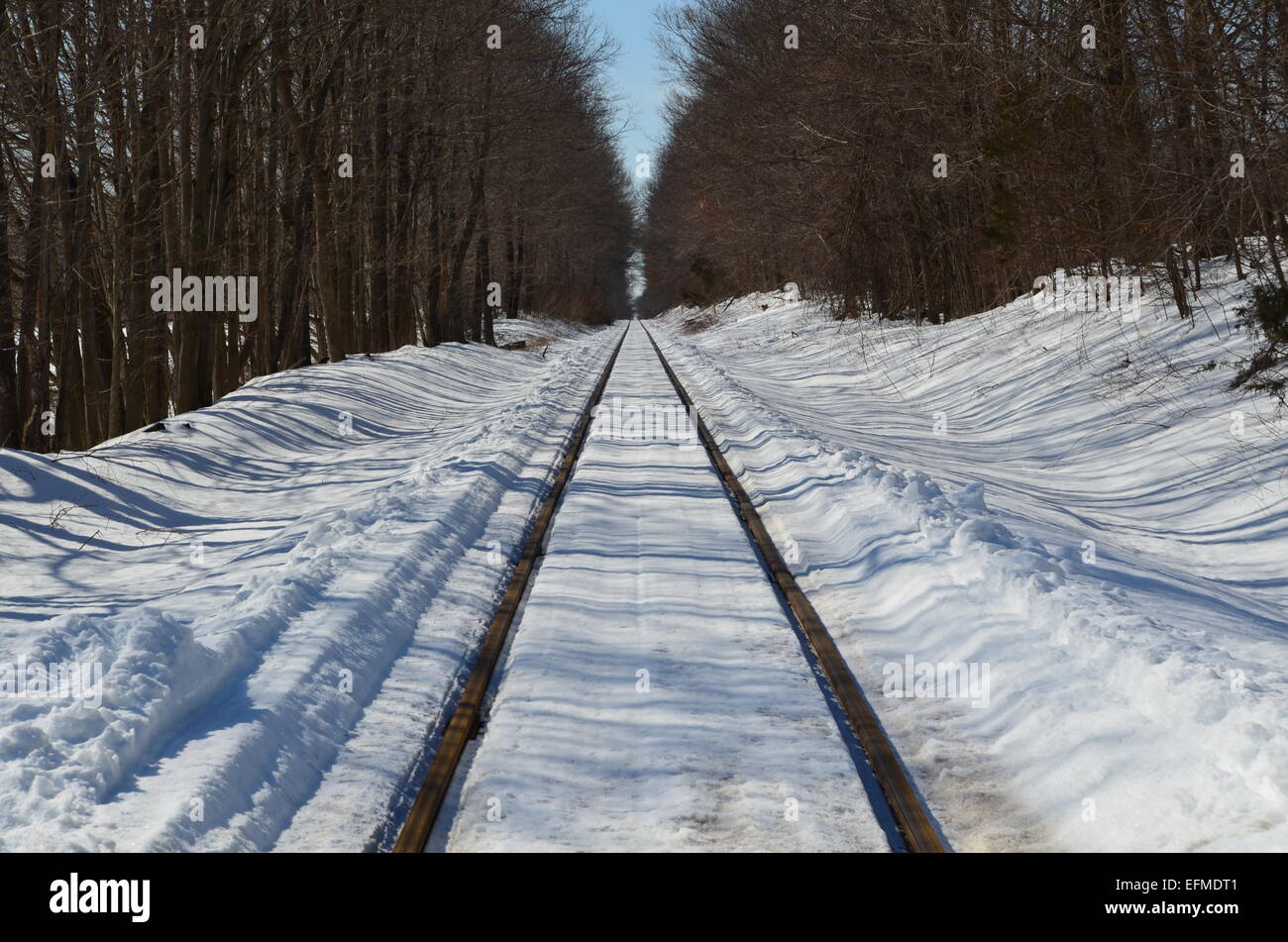 Rail road tracks hi-res stock photography and images - Alamy