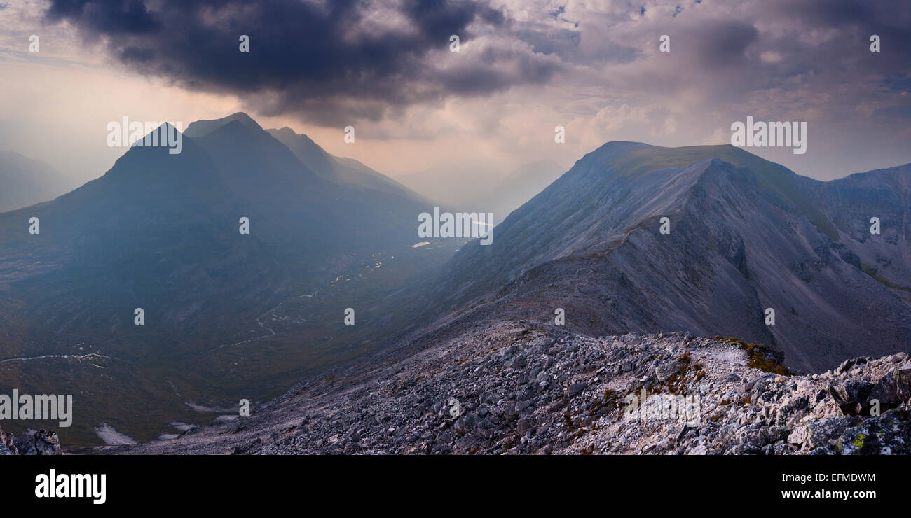 Massifs hi-res stock photography and images - Alamy
