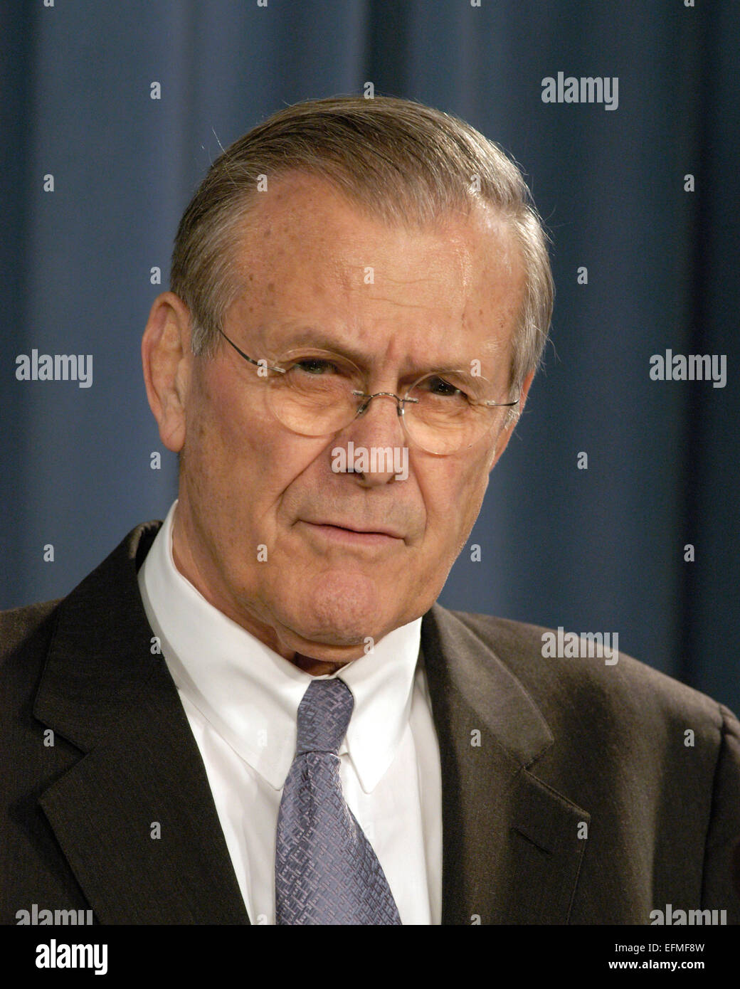 United defense secretary donald rumsfeld hi-res stock photography and ...