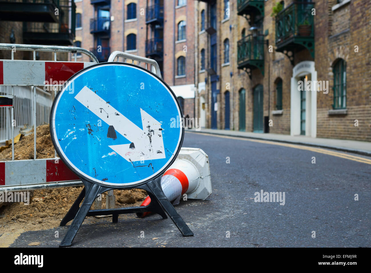 Detour on the right road sign Stock Photo - Alamy