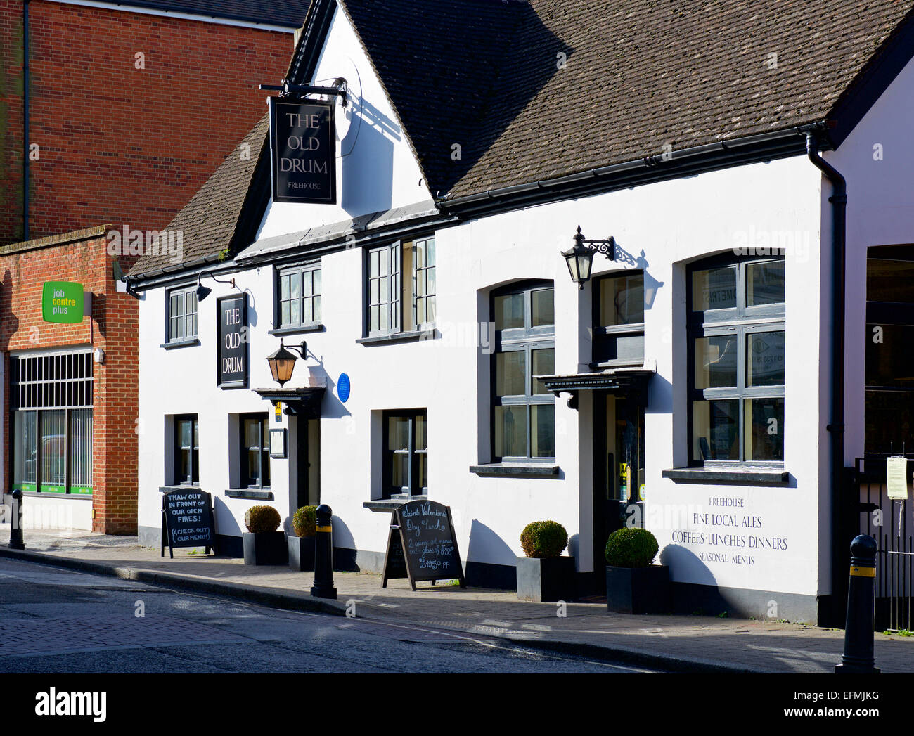 The Old Drum pub in Petersfield, Hampshire, England uk Stock Photo - Alamy