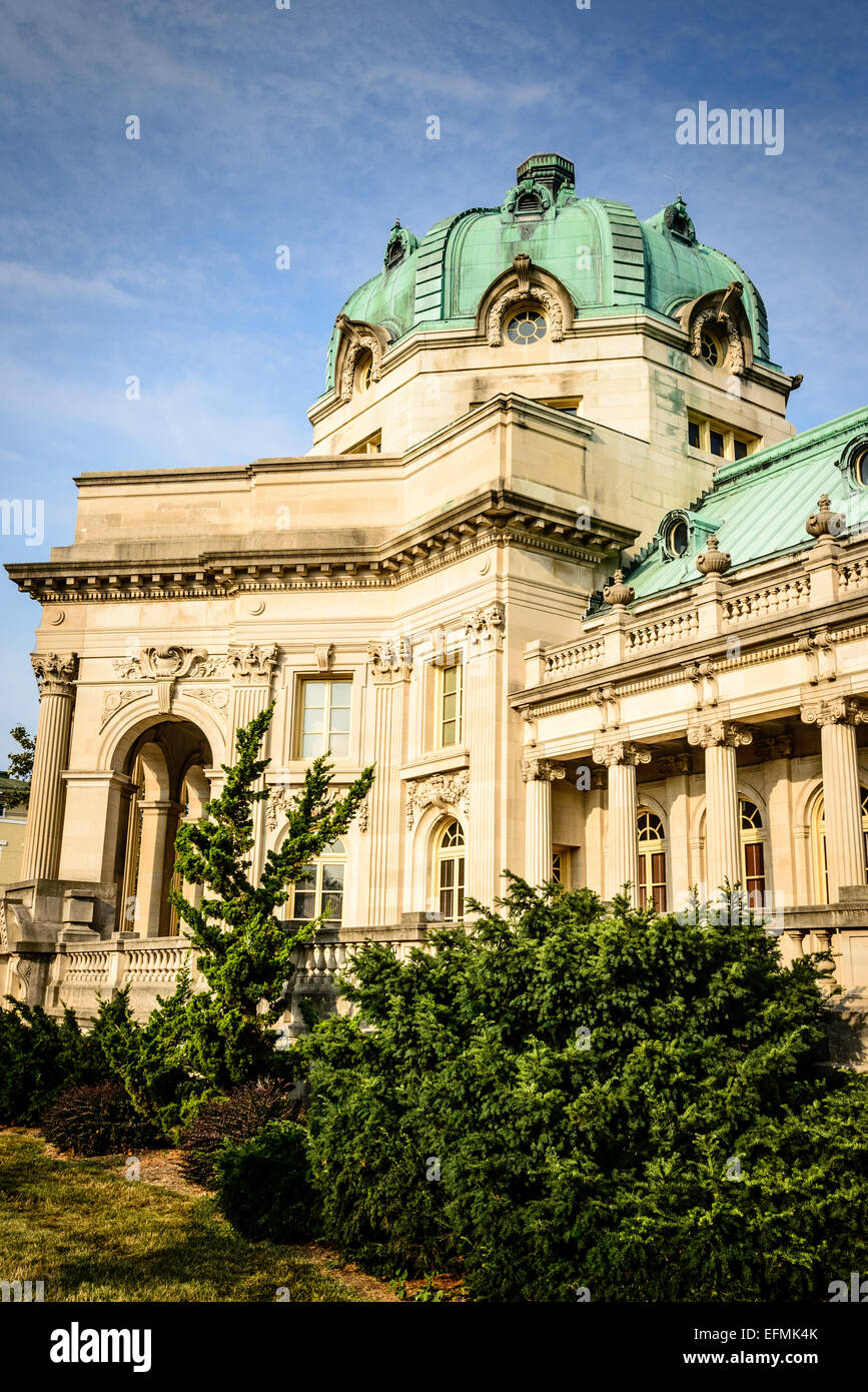 Handley Regional Library, 100 W Piccadilly Street, Winchester, Virginia ...