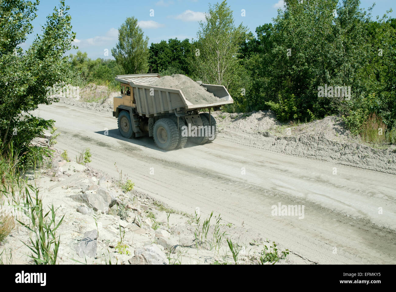 Quarry loading truck stone hi-res stock photography and images - Alamy