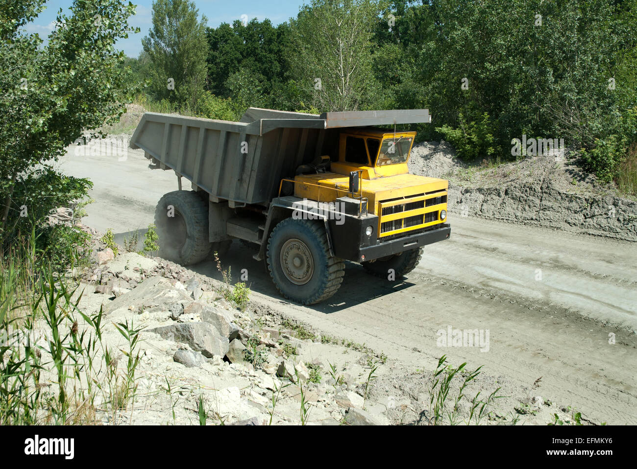 Quarry loading truck stone hi-res stock photography and images - Alamy