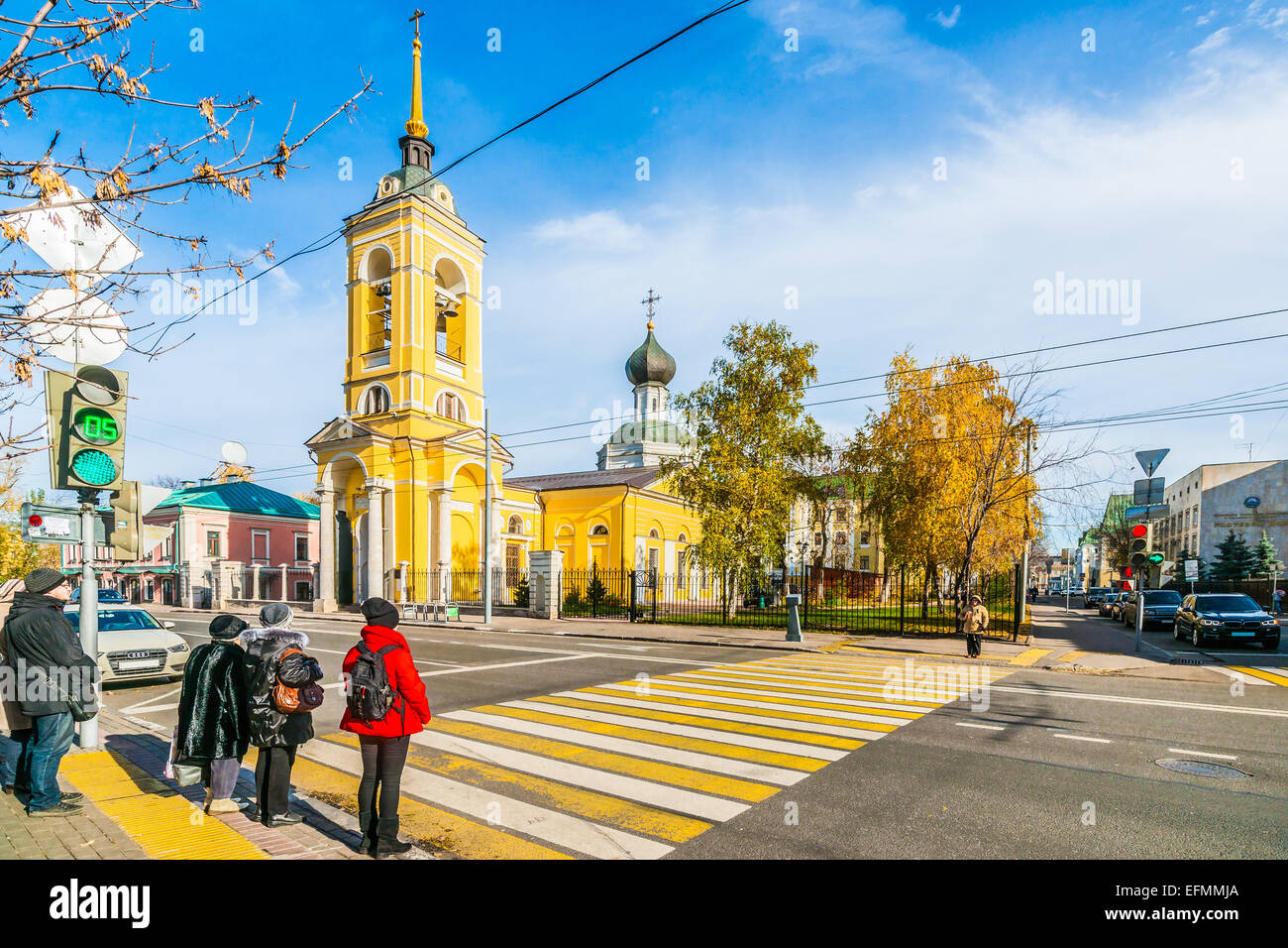 Church between roads hi-res stock photography and images - Alamy