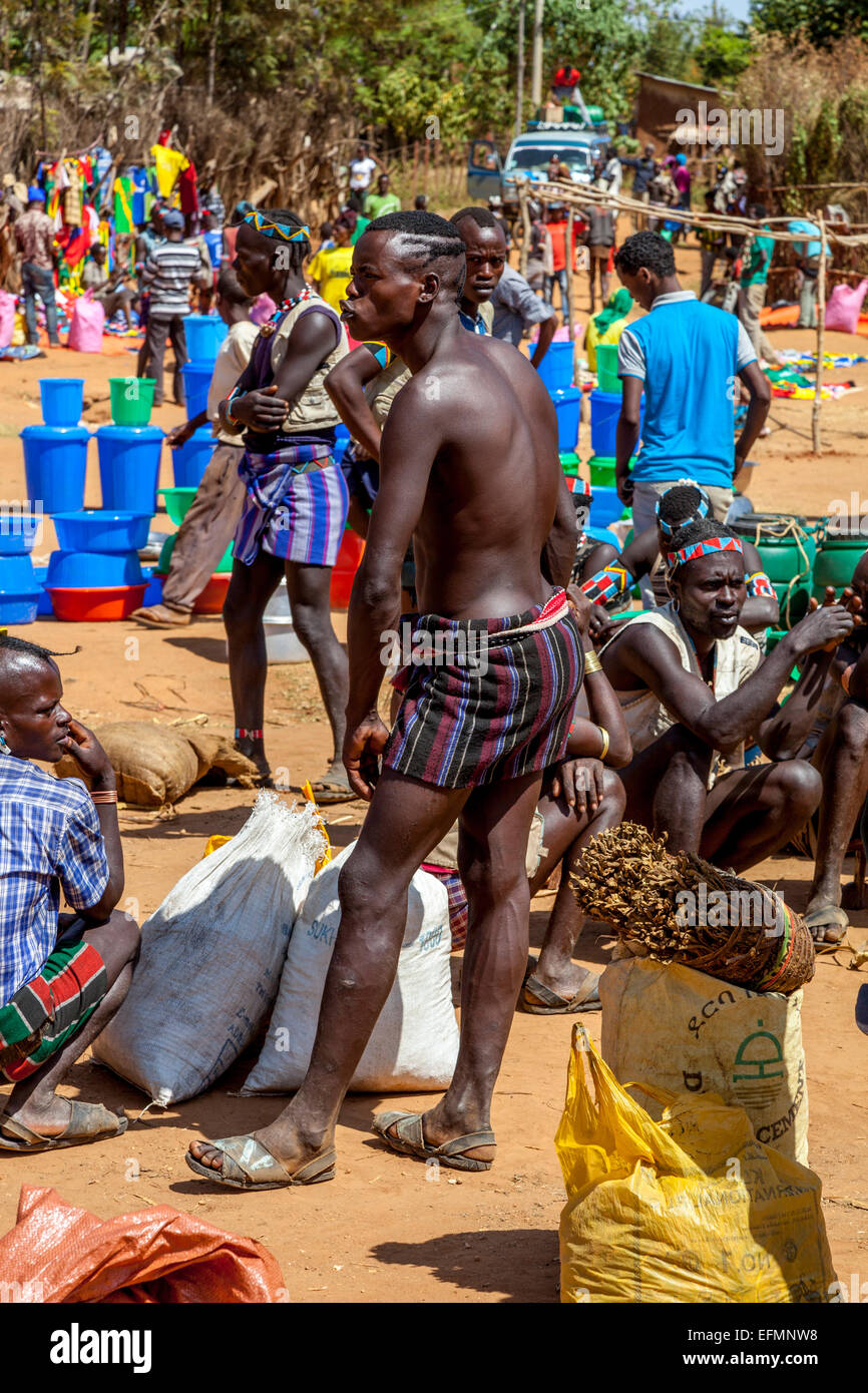 Benna people at keyafer market hi-res stock photography and images - Alamy