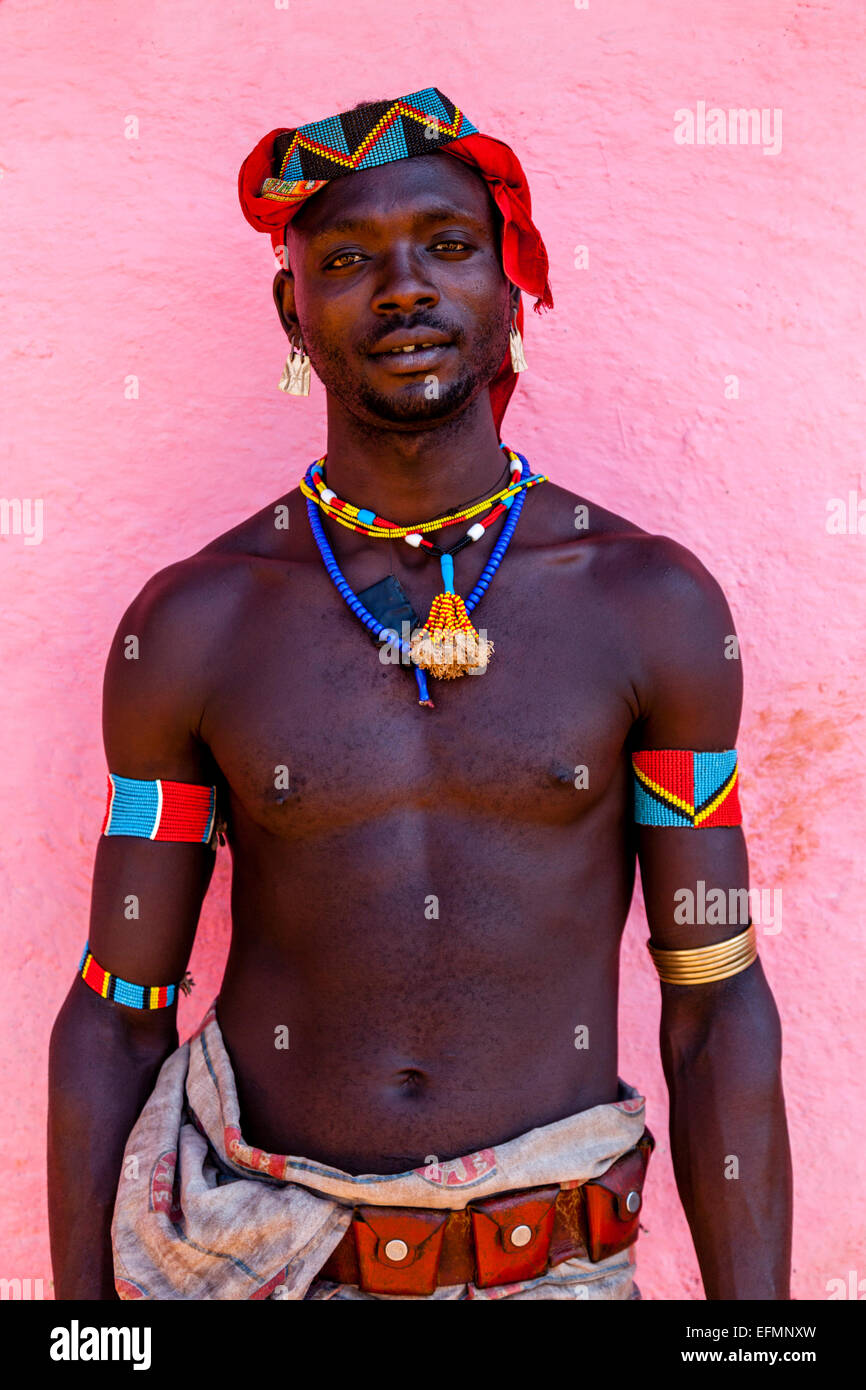 Handsome young ethiopian man hi-res stock photography and images - Alamy